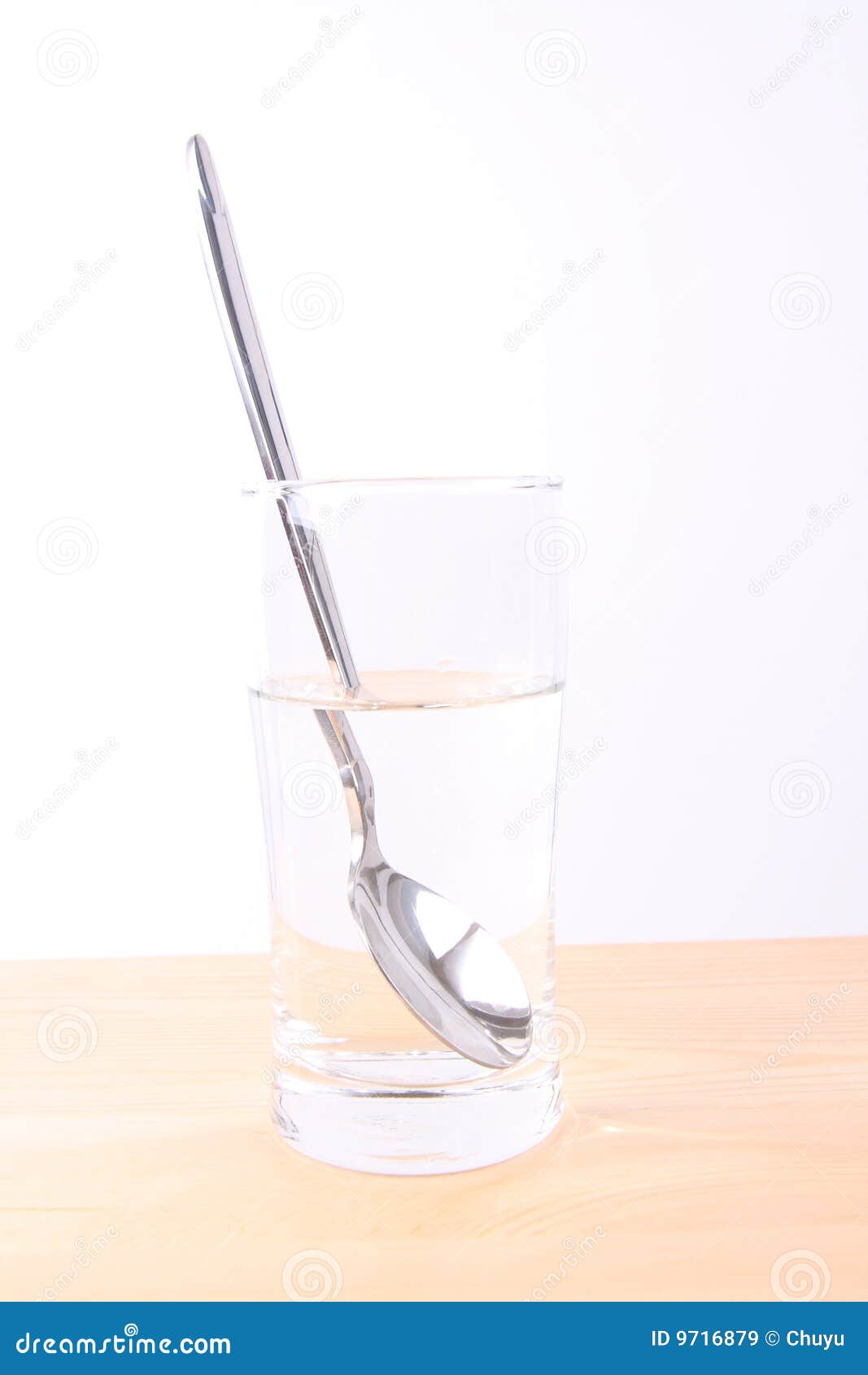 Refraction phenomenon stock image. Image of experiment - 9716879
