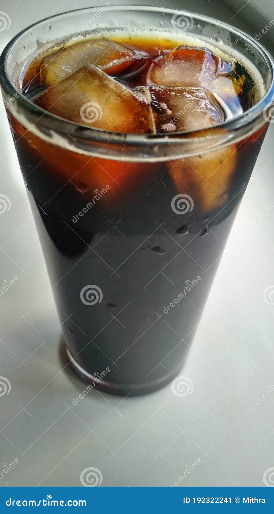 Refresco con hielo. imagen de archivo. Imagen de cristal - 192322241