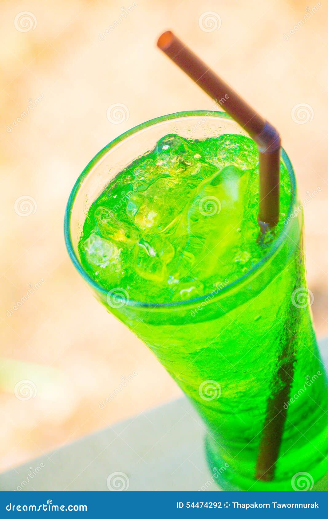 Refrescos Verdes Del Sabor De La Fruta Foto de archivo - Imagen de ...