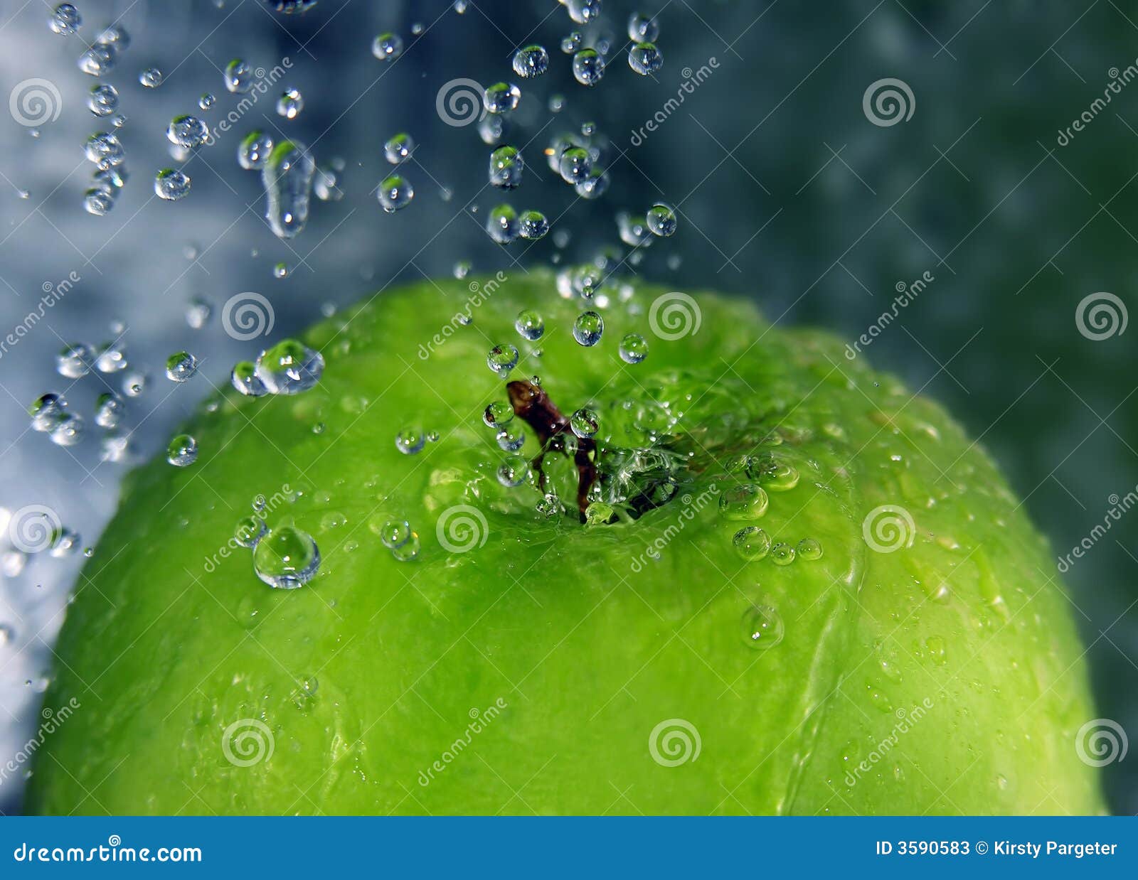 Refreshing apple stock image. Image of refresh, drop, apple - 3590583