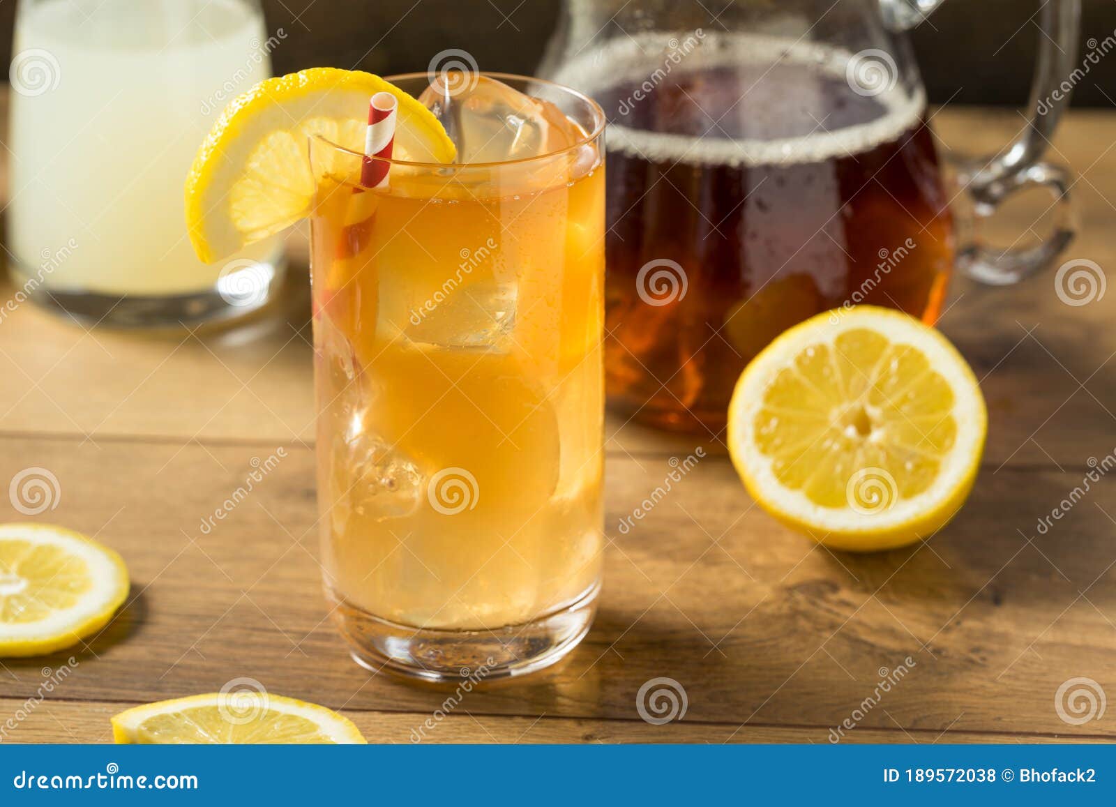 Refreshing Cold Lemonade and Iced Tea Stock Photo - Image of summer ...