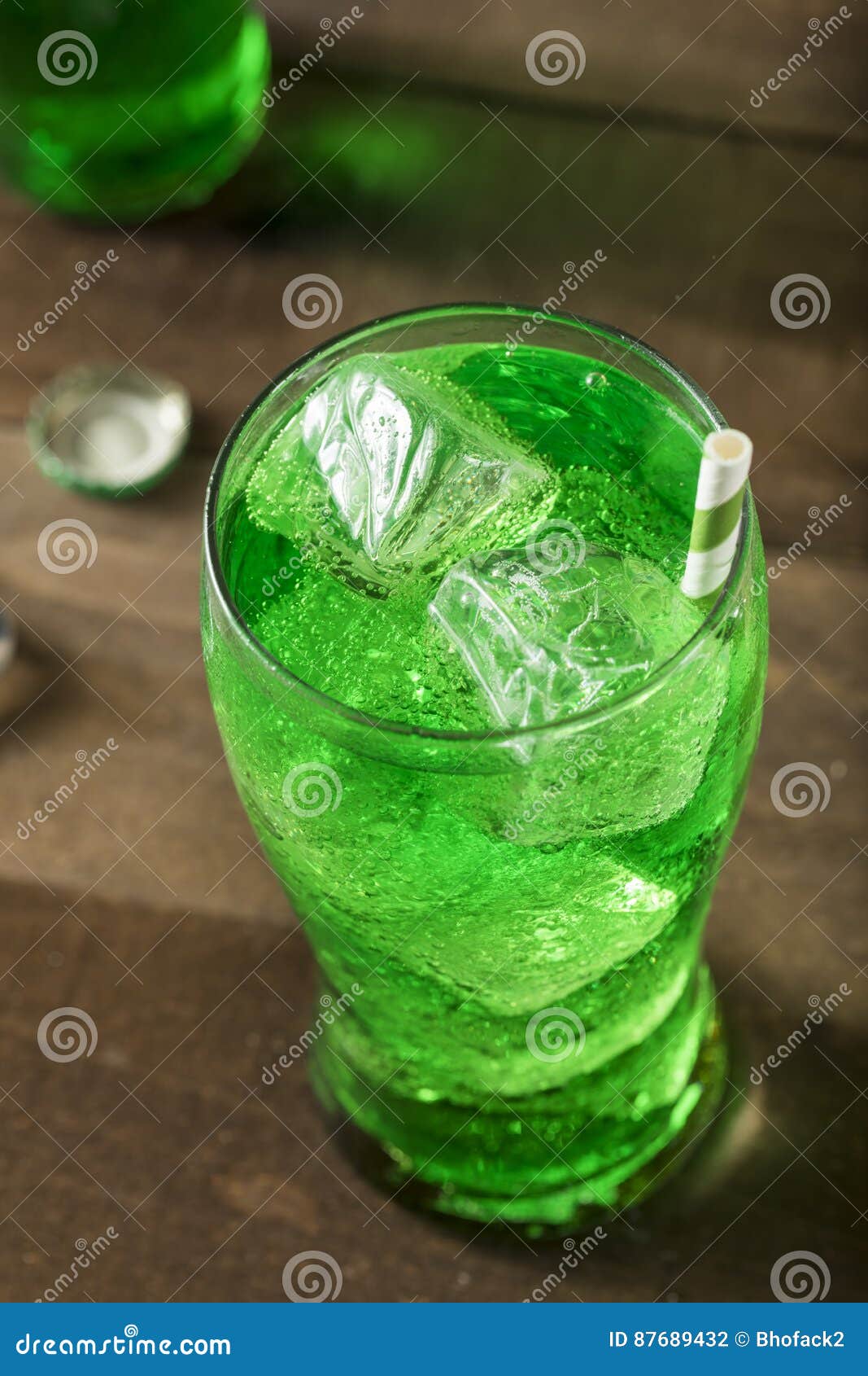 Refreshing Green Lime Soda Pop Stock Photo - Image of refreshing, drop ...