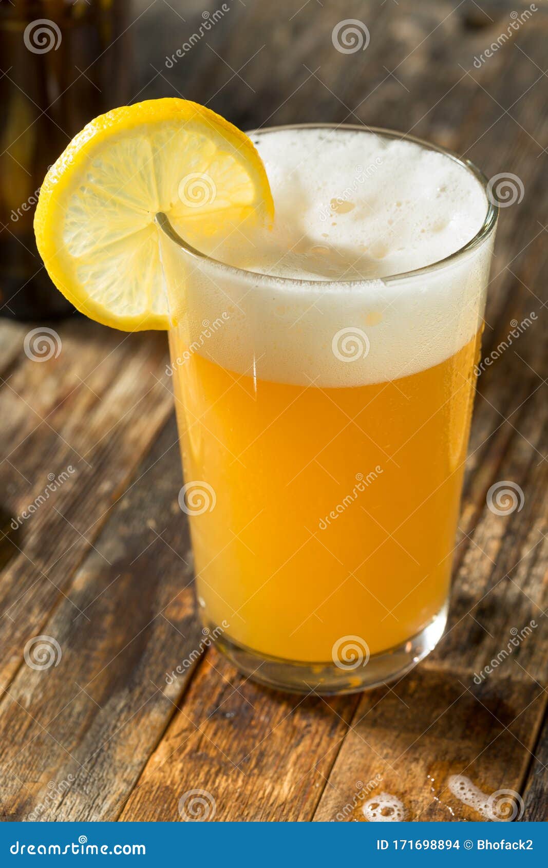 Refreshing Lemon Beer Shandy Stock Photo - Image of gold, booze: 171698894
