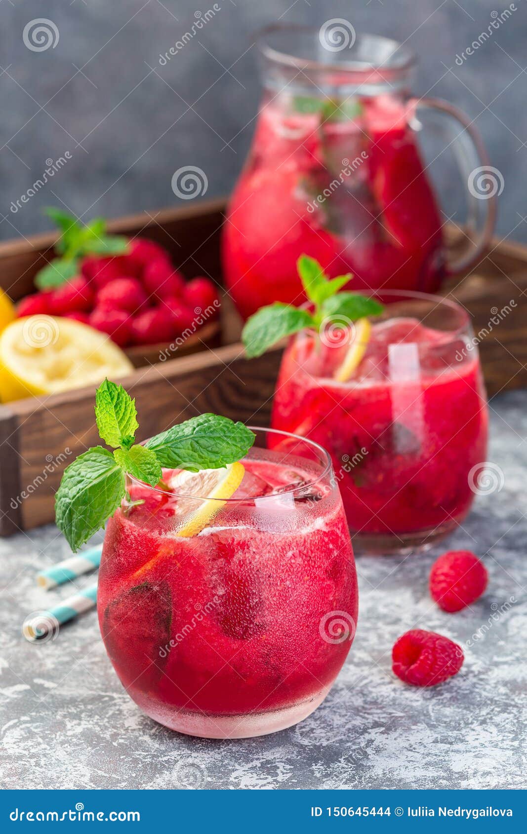 Refreshing Raspberry, Lemon and Mint Lemonade with Sparkling Water in a ...