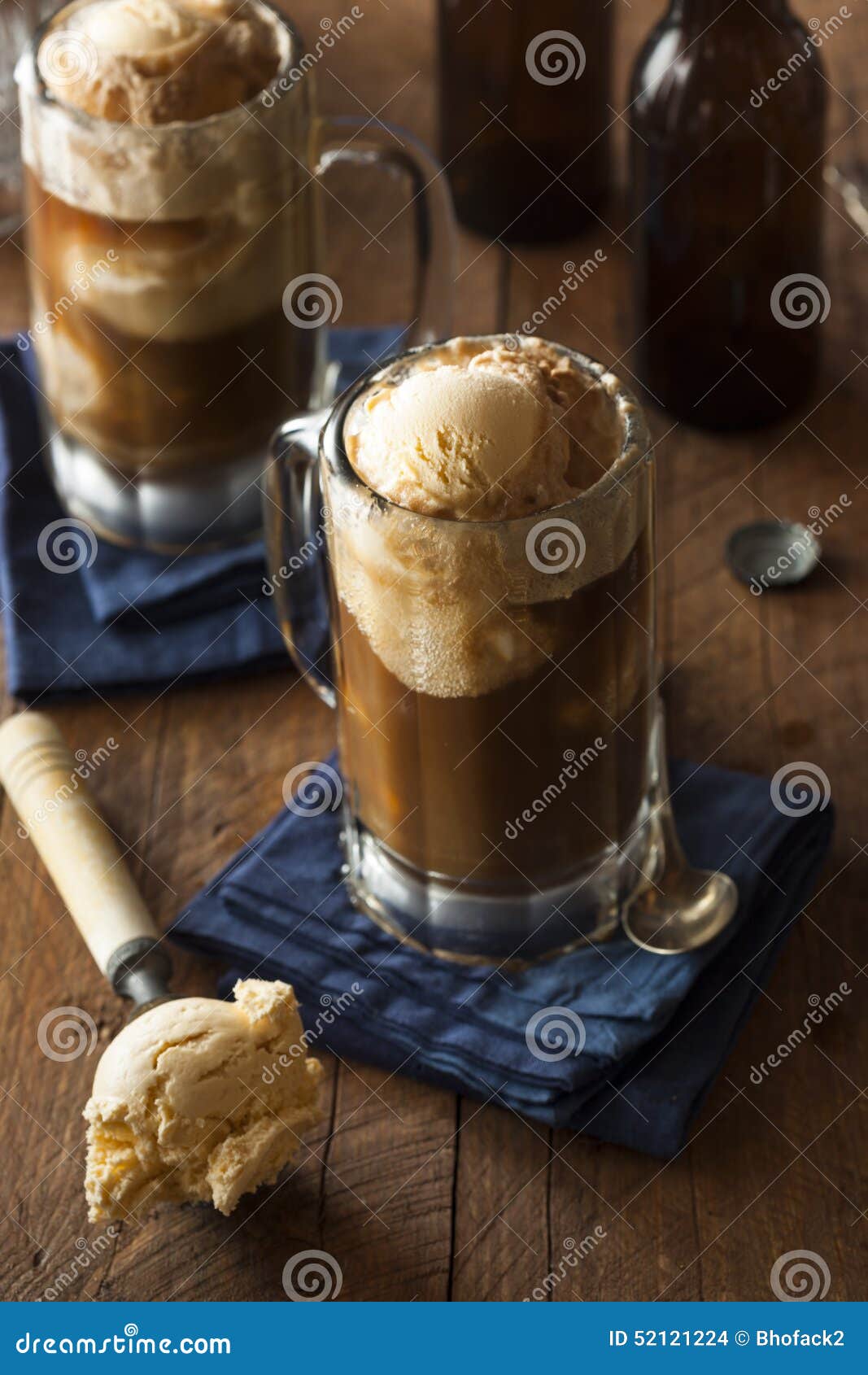 Refreshing Root Beer Float stock photo. Image of refreshing - 52121224