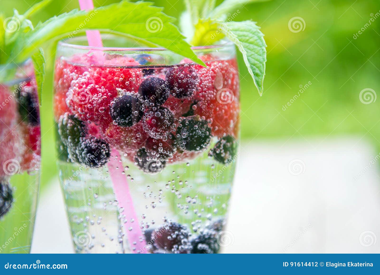 Refreshing Summer Drink with Sparkling Water and Fresh Berries Stock ...