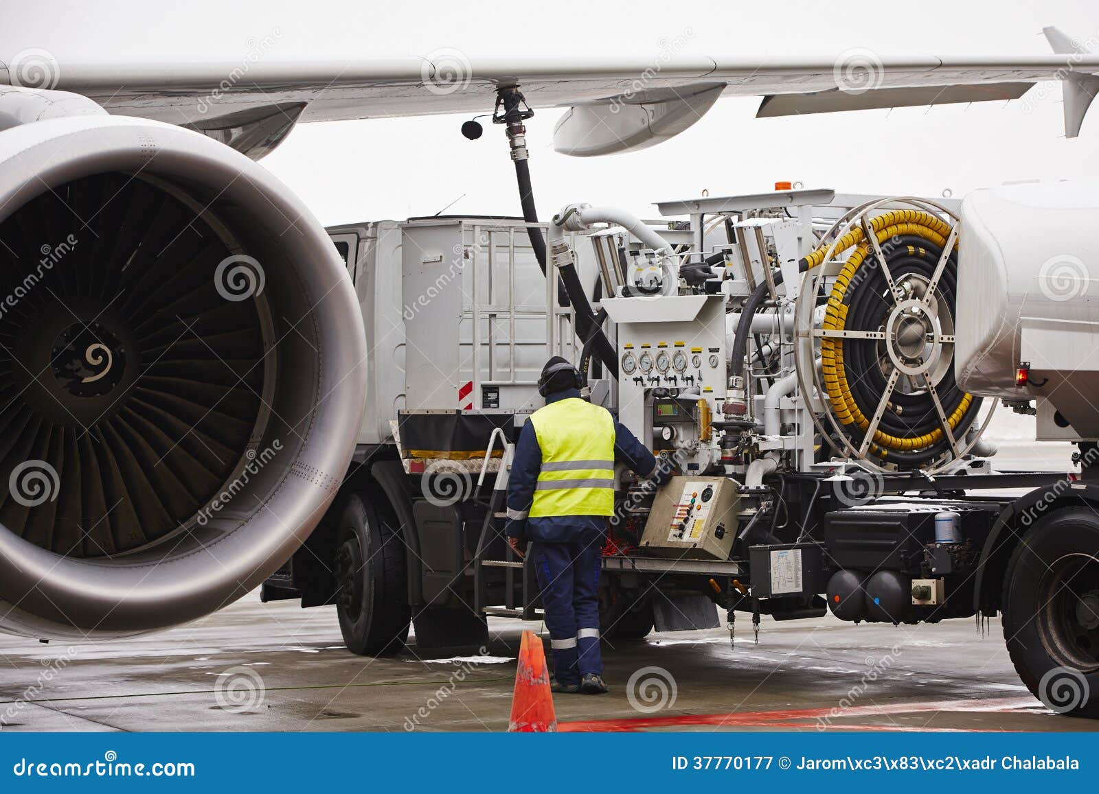Refueling editorial photography. Image of loading, gasoline - 37770177