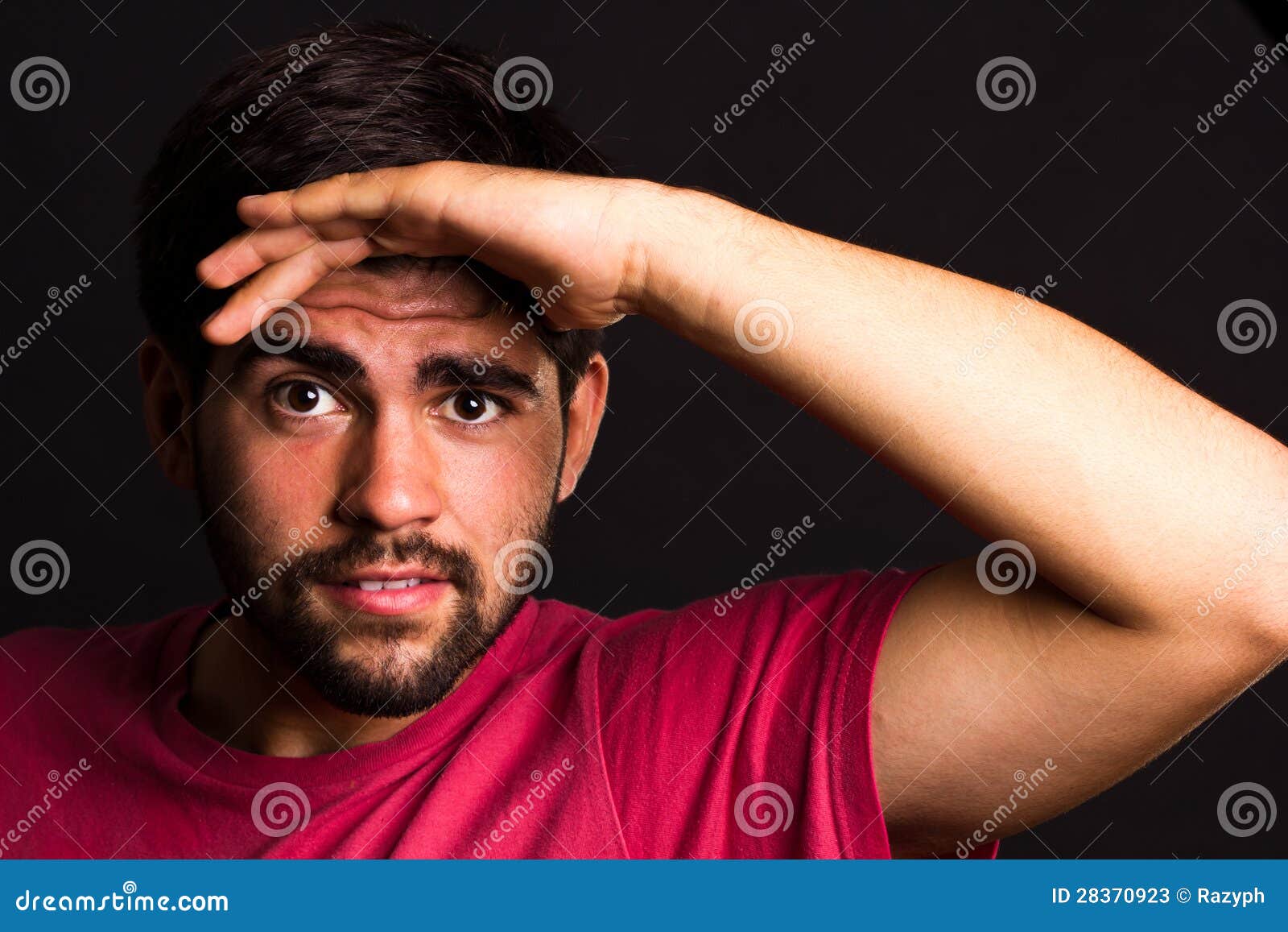 Regard plus plus loin image stock. Image du indoors, masculin - 28370923