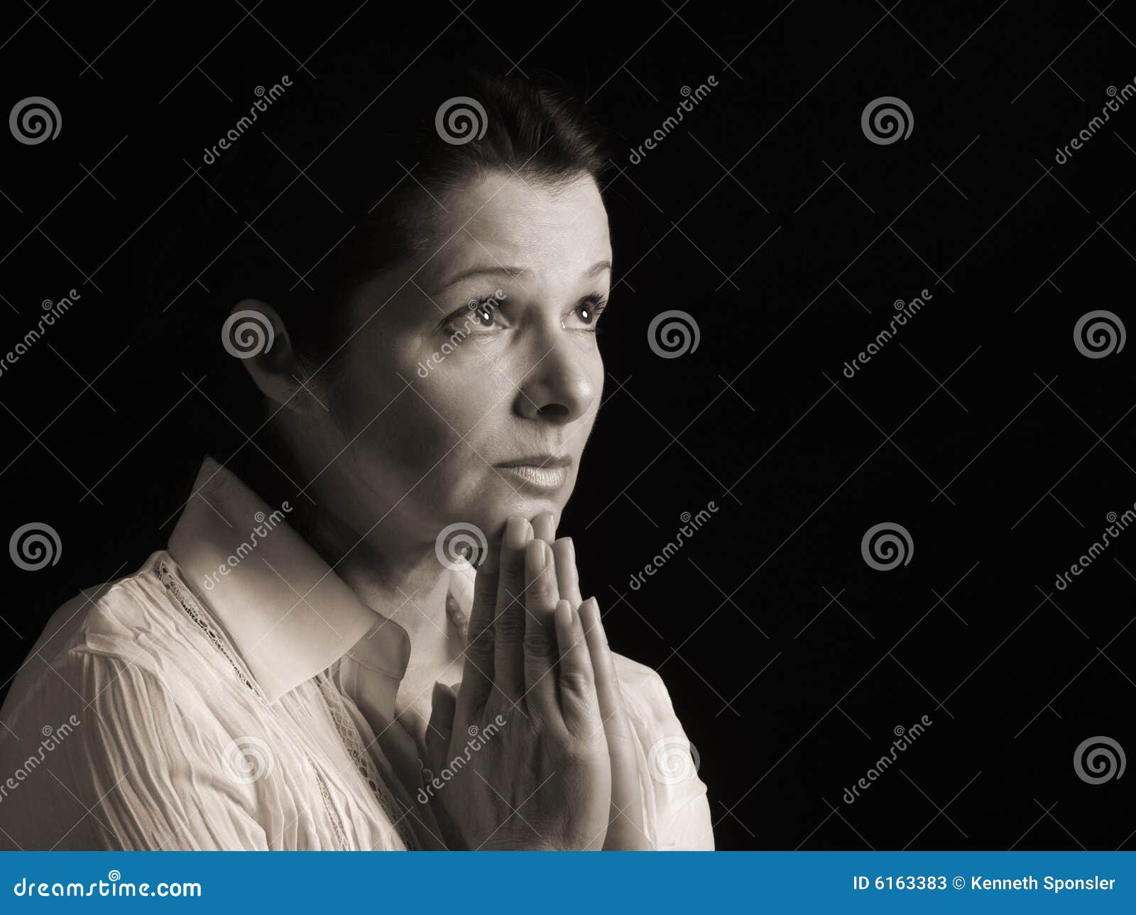 Regardez Fixement Vers Le Ciel Image stock - Image du doigts, above ...