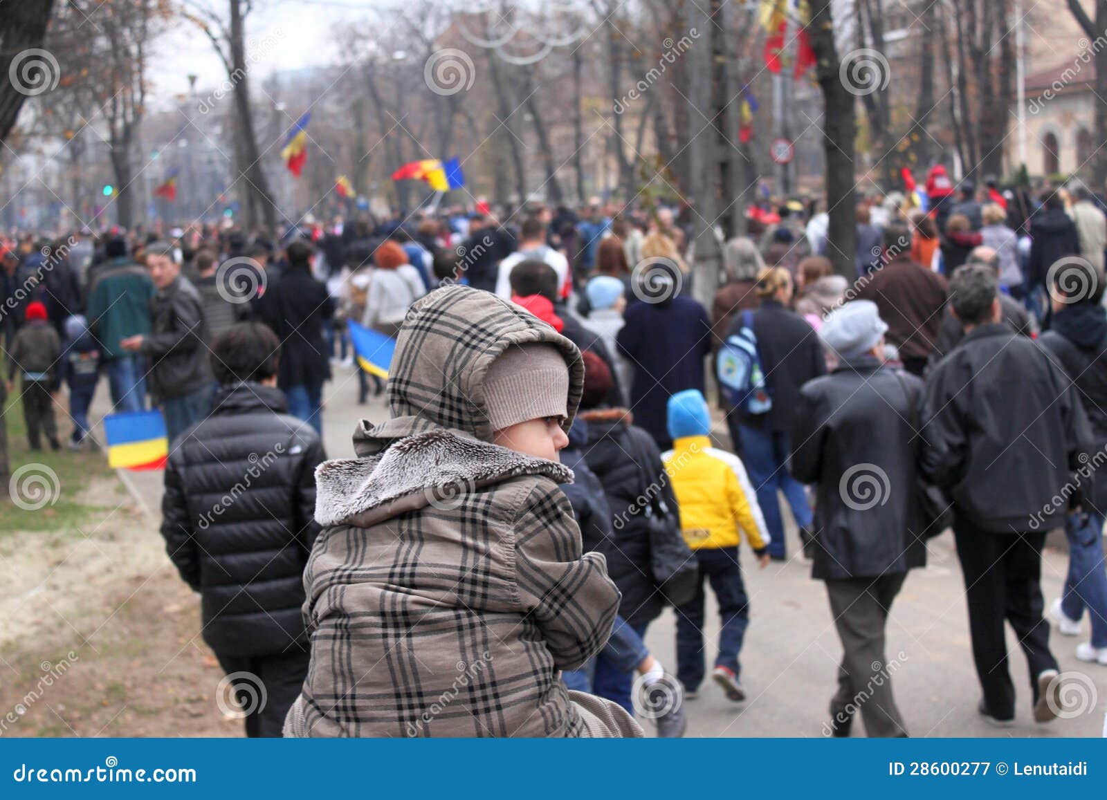 Regards d'enfant photographie éditorial. Image du nationale - 28600277