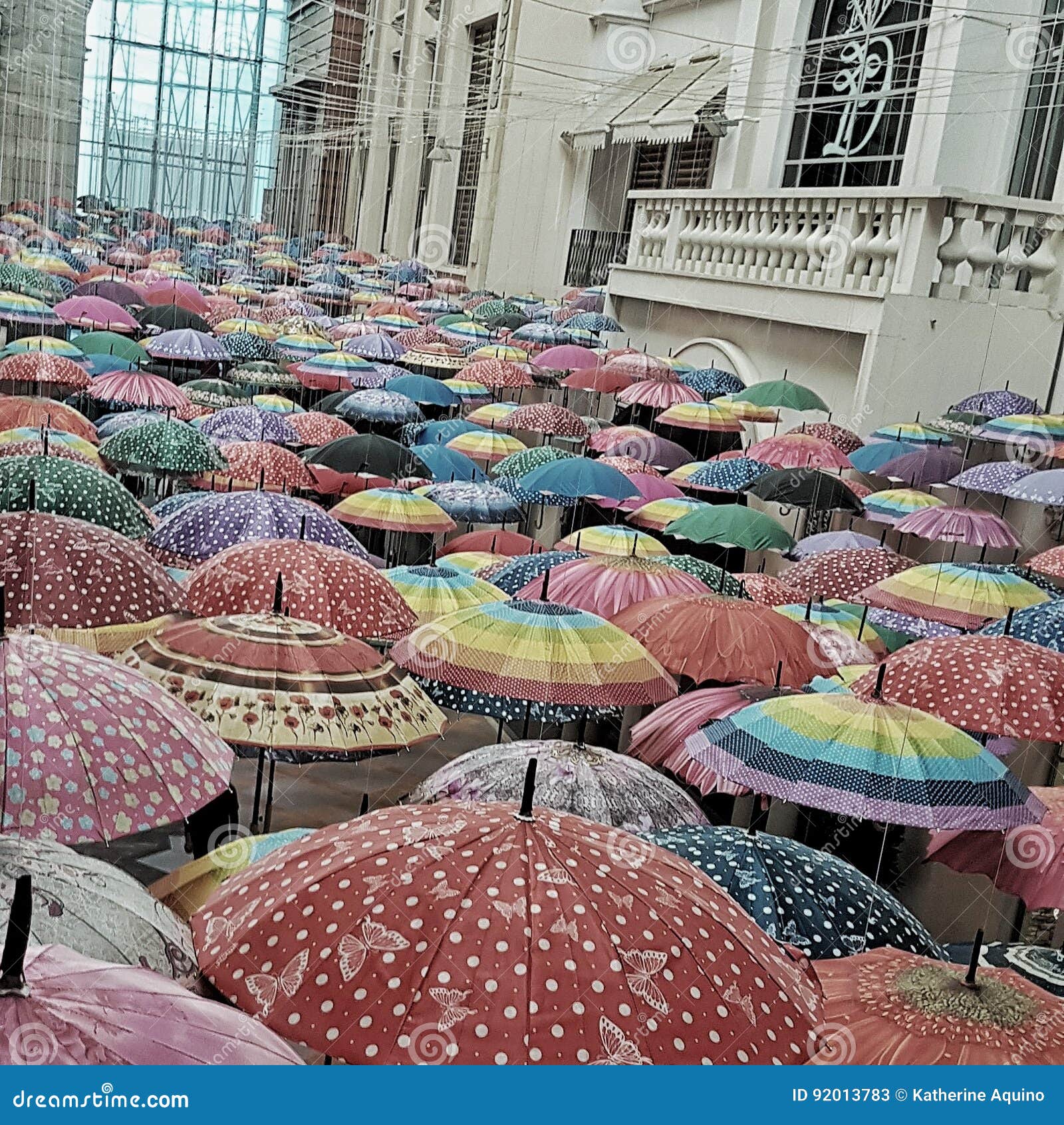 Regen stockbild. Bild von regnen, regen, regenschirme - 92013783