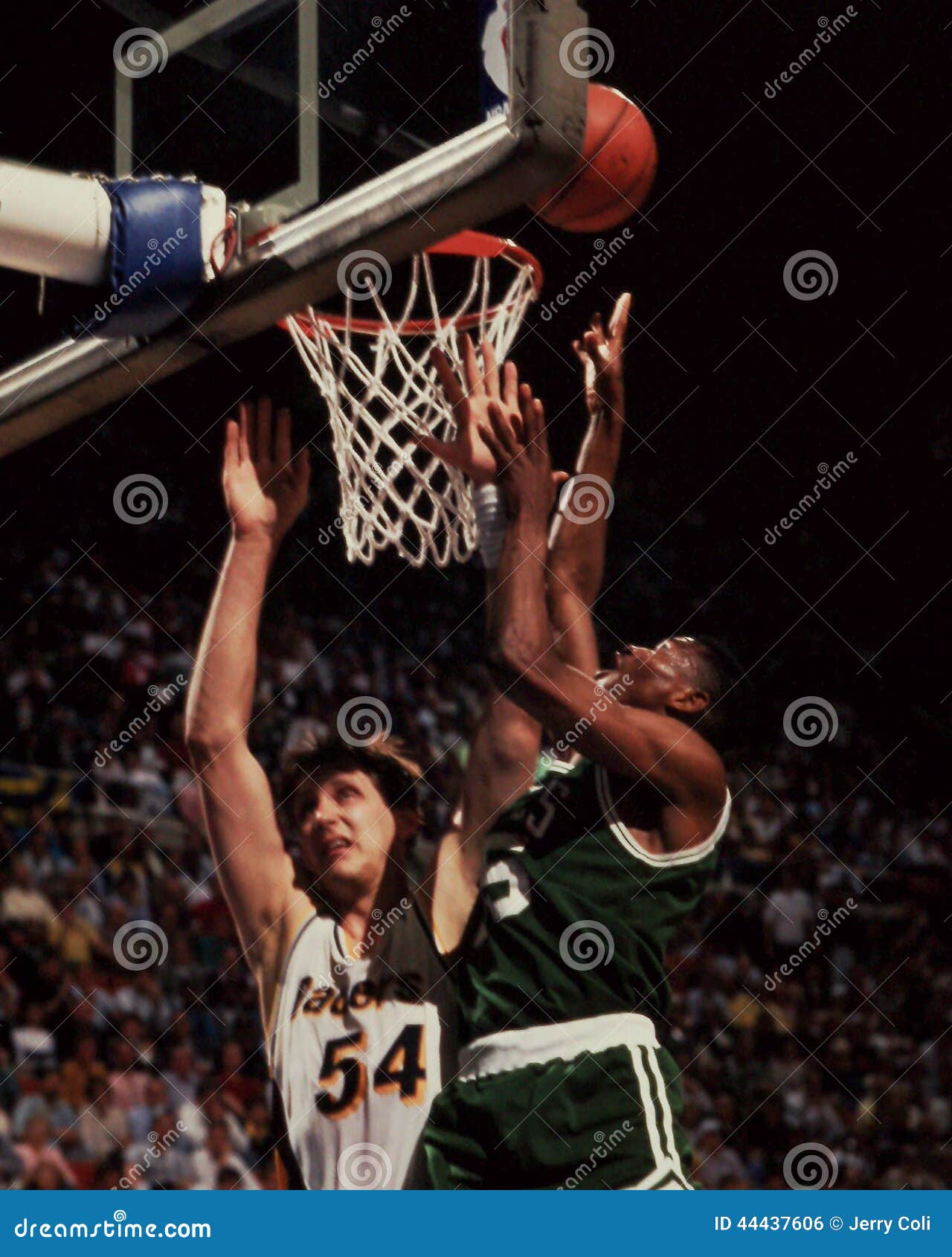 Reggie Lewis, Boston Celtics Editorial Photo - Image of jersey, color ...