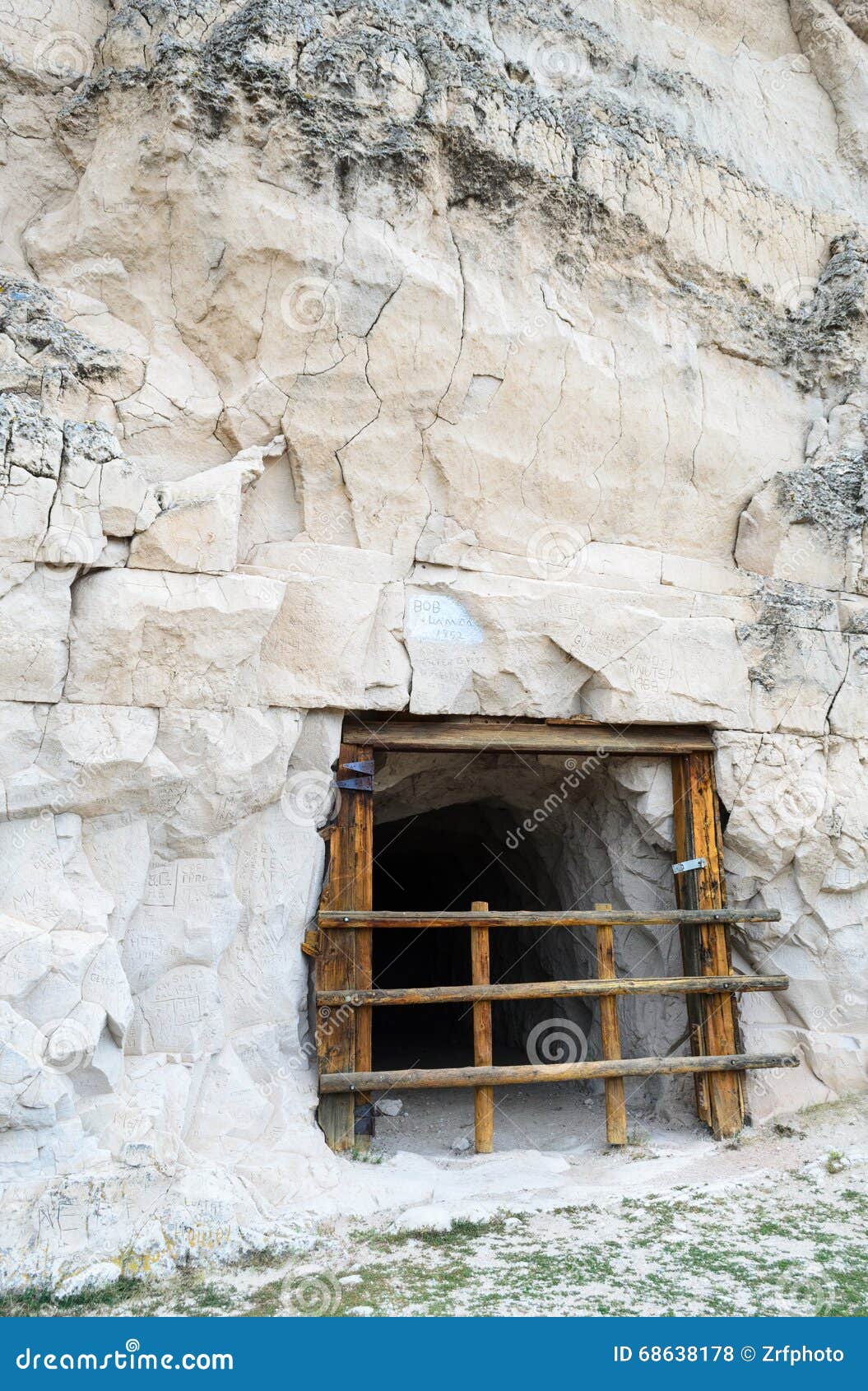 Register Cliff State Historic Site Stock Photo - Image of sandstone ...