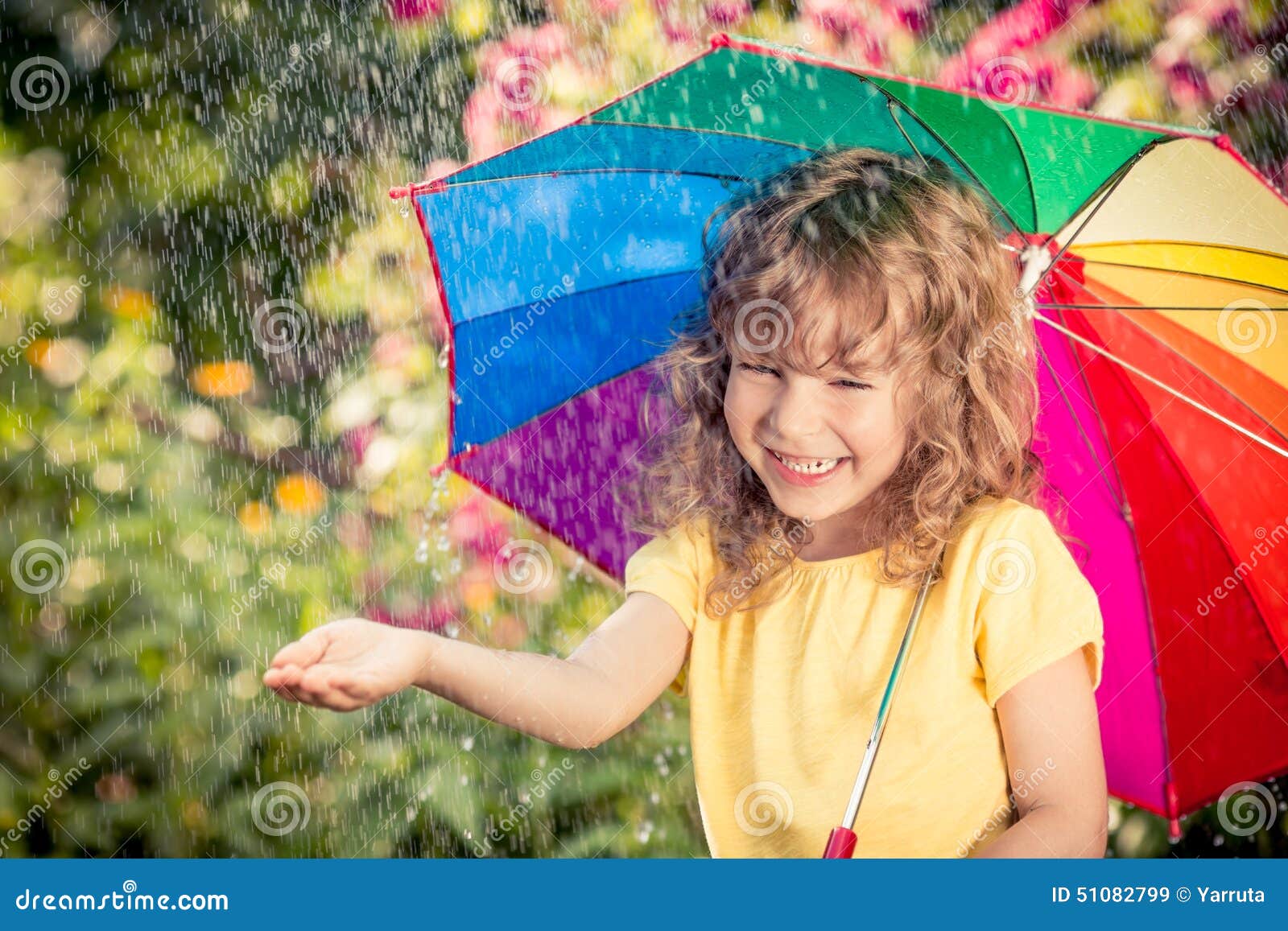 Regn fotografering för bildbyråer. Bild av barndom, person - 51082799