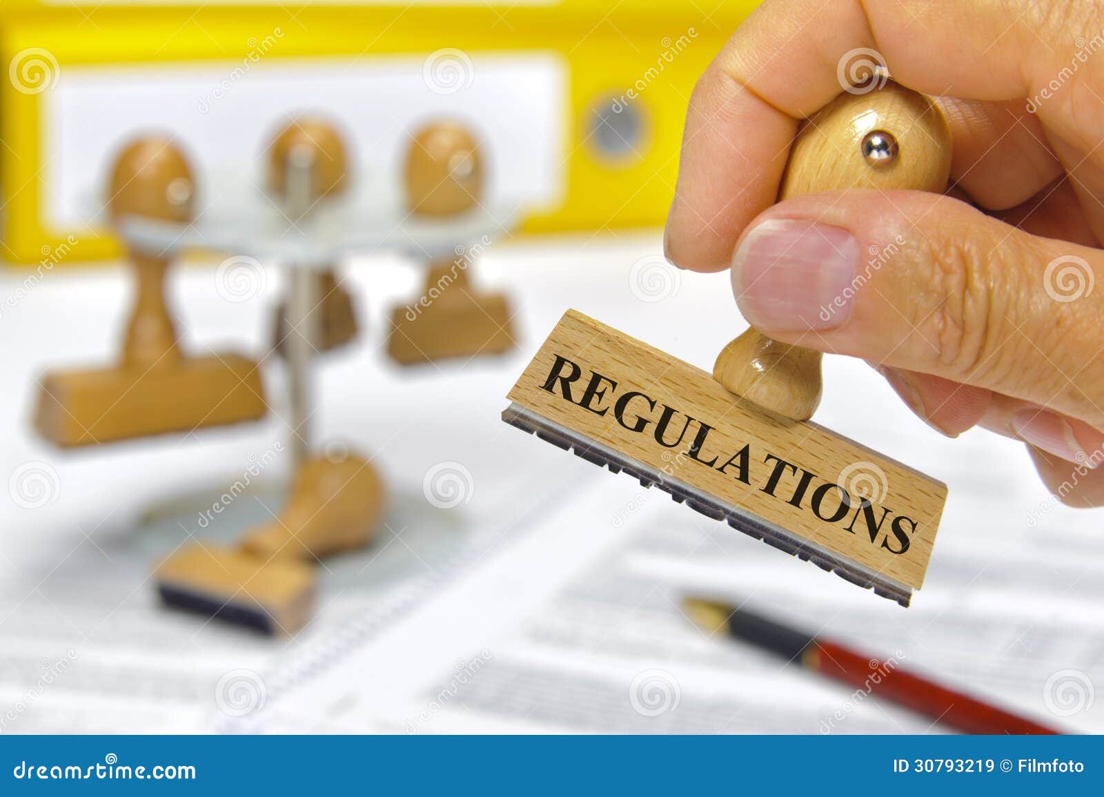 Regulaciones imagen de archivo. Imagen de marca, poste - 30793219