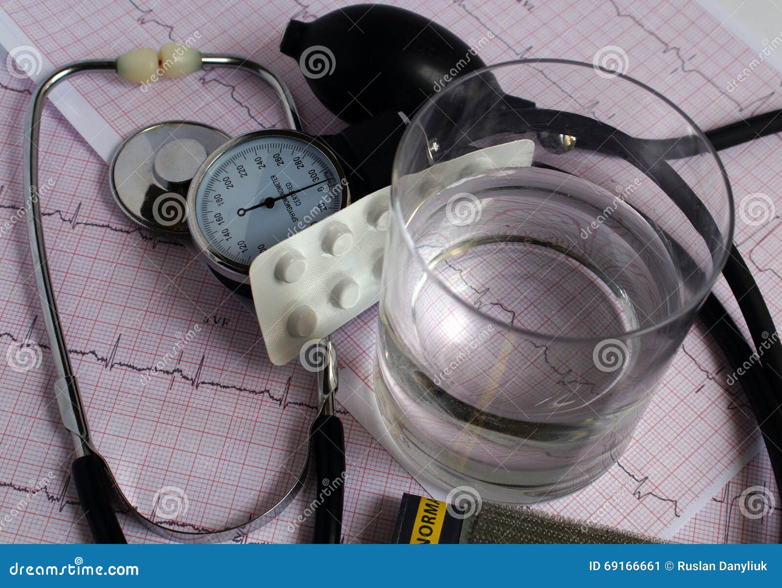 Regular Pressure Measurement Stock Image - Image of vessel, blood: 69166661