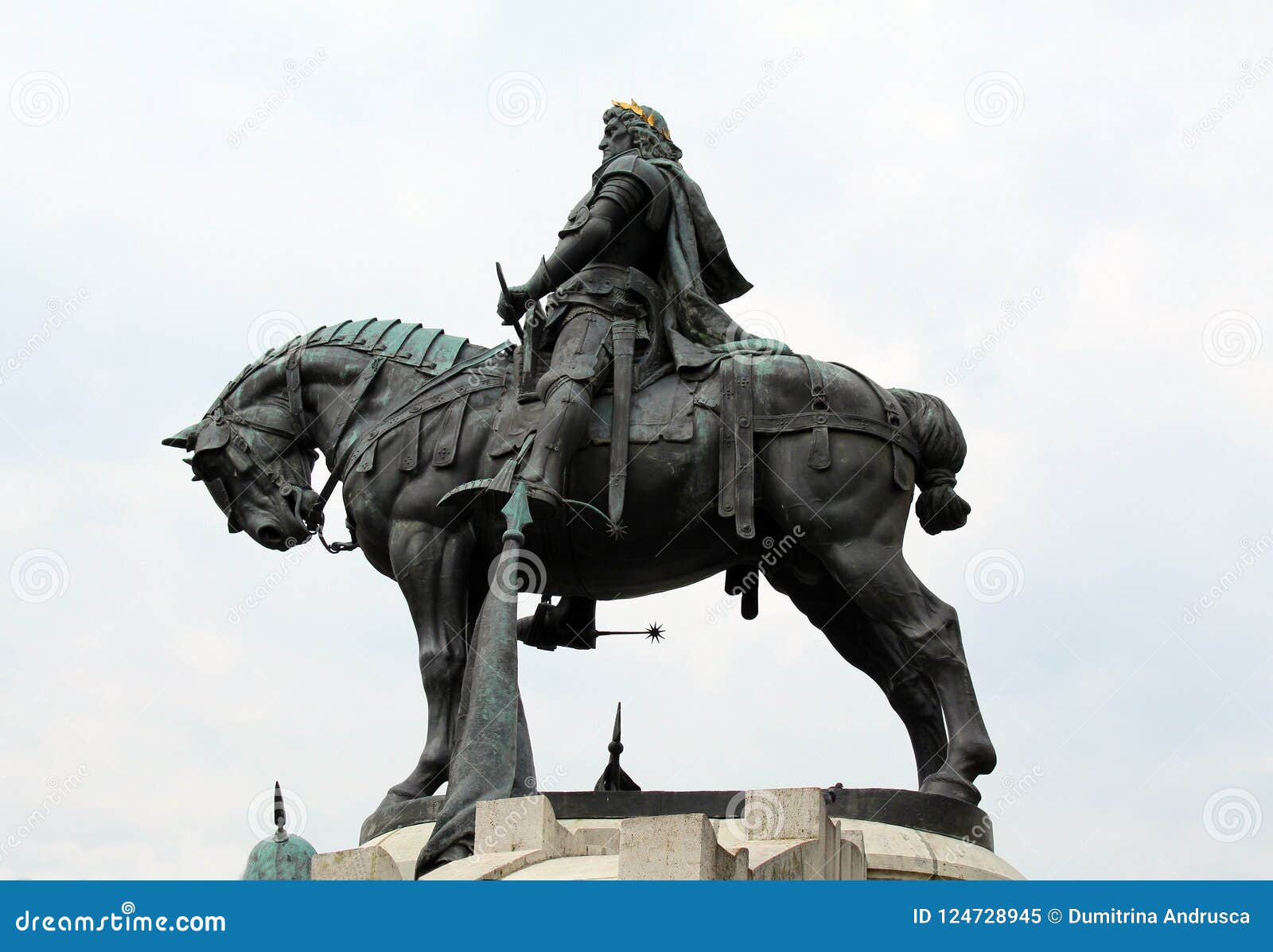 Rei Matthias Corvin Statue imagem de stock. Imagem de famoso - 124728945