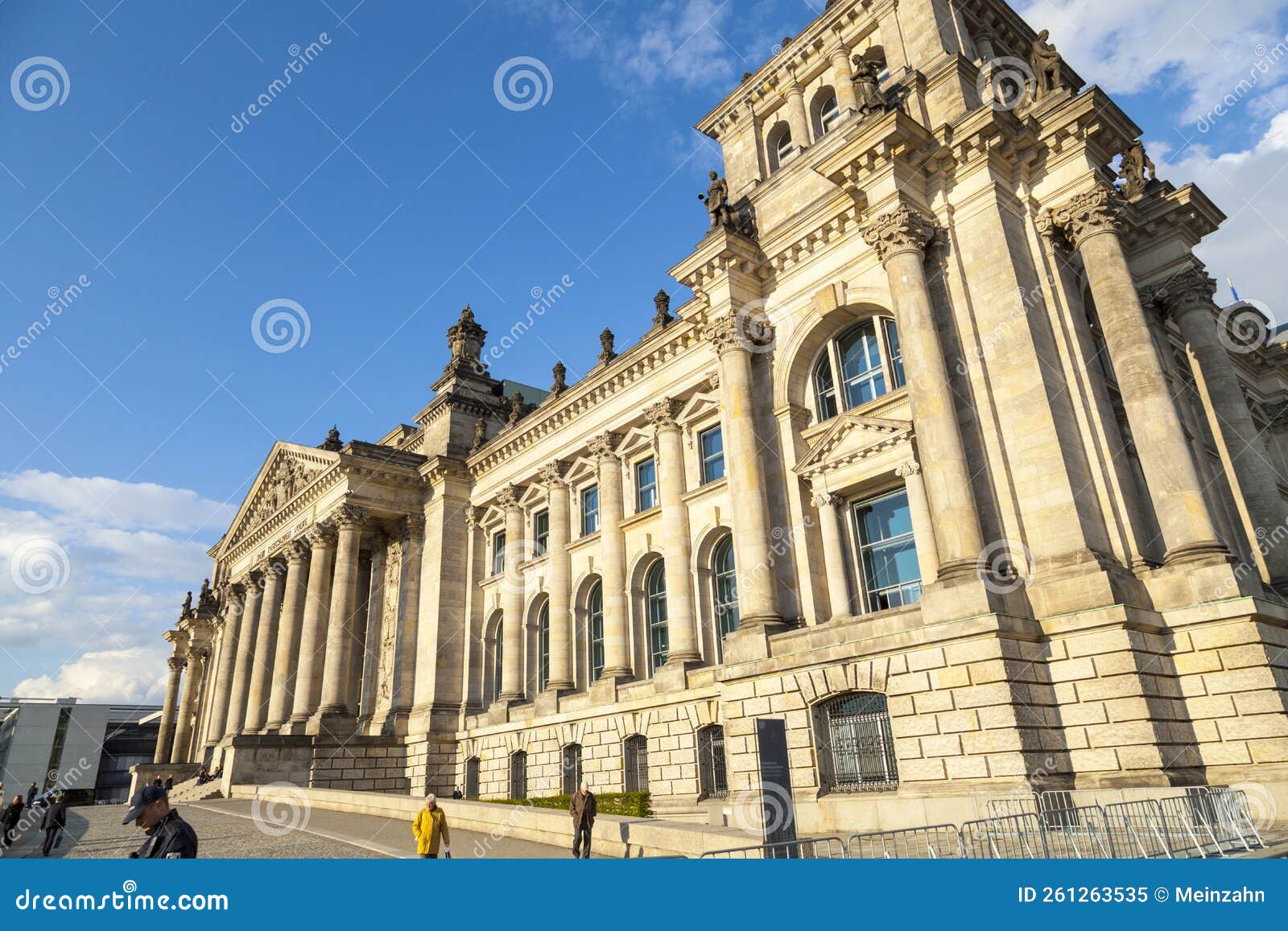 Reichstag in Berlin editorial image. Image of glass - 261263535