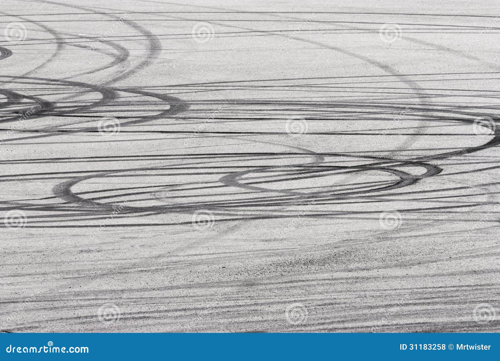 Reifenspur stockfoto. Bild von schmutzig, gefahr, teer - 31183258