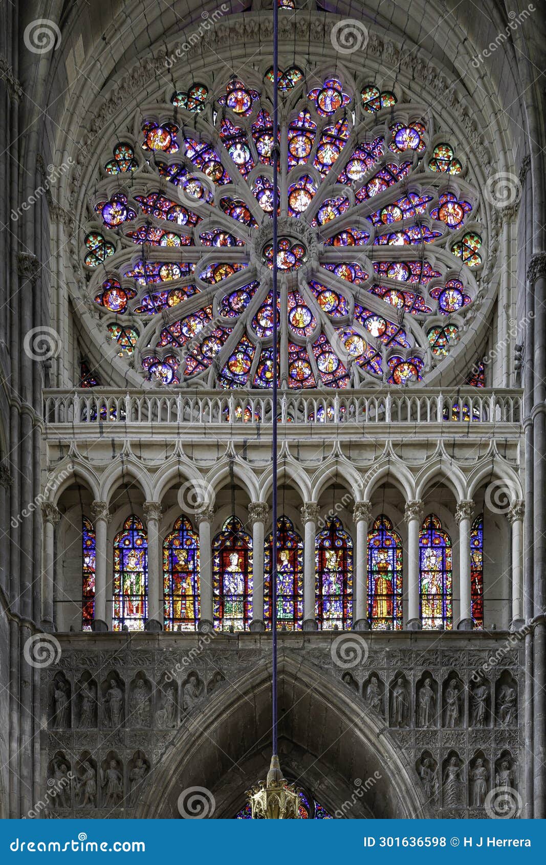 Close Up of Rose Window Stained Glass at Notre Dame in Reims Editorial ...