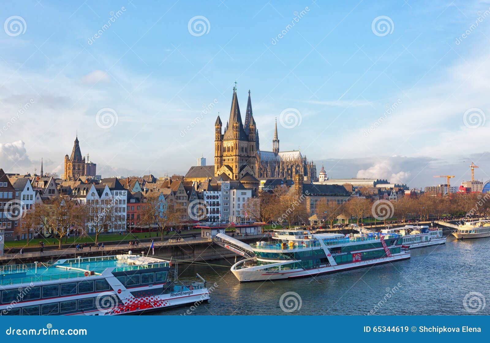 Rein River Embankment Cologne Image stock éditorial - Image du quai ...