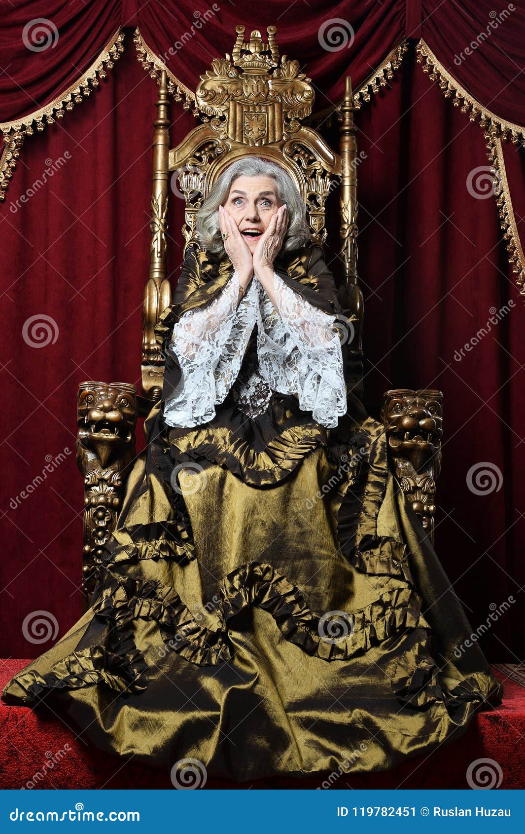 Reina Mayor Hermosa De La Mujer Imagen de archivo - Imagen de edad ...