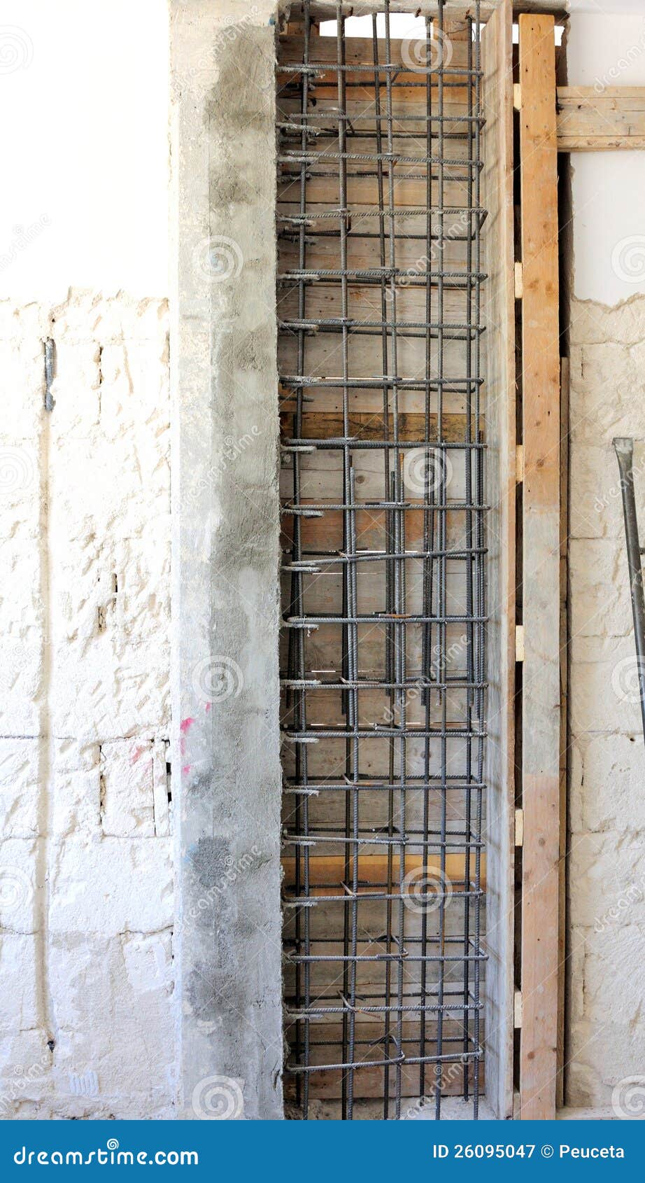 Reinforced concrete column stock image. Image of concrete - 26095047