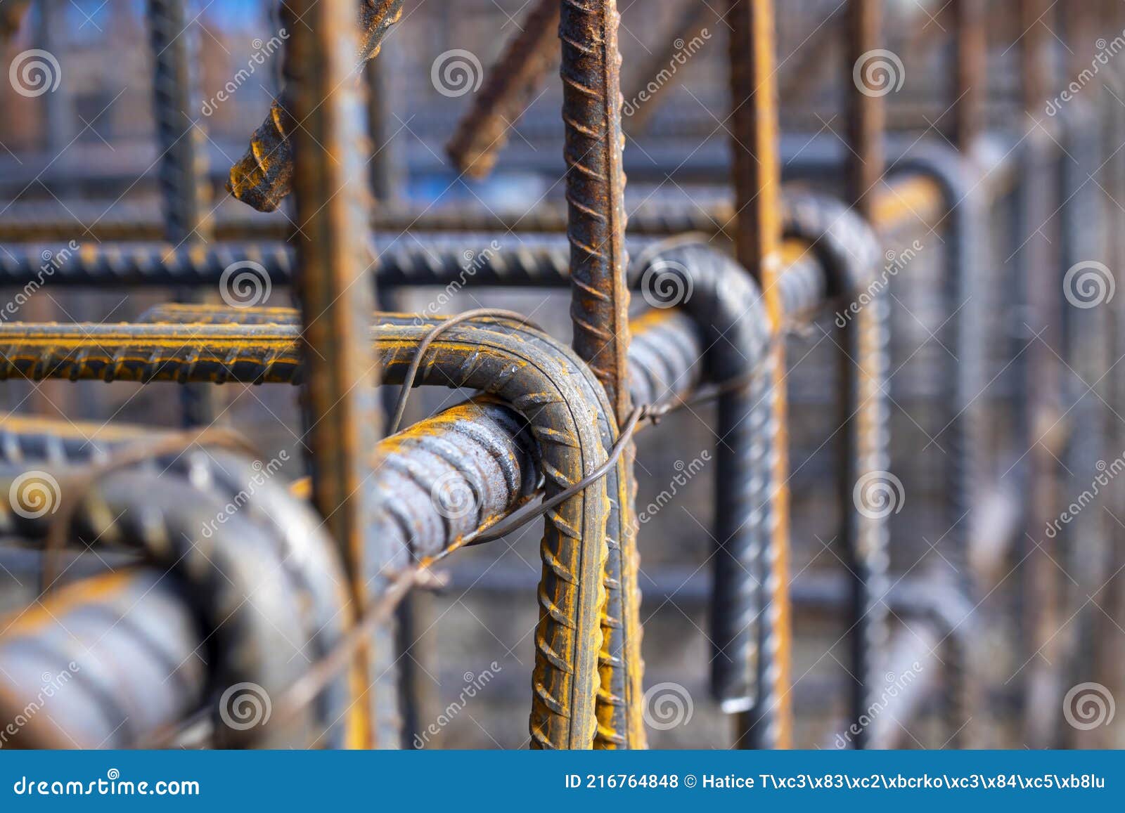 Reinforced Concrete Construction Techniques, the Photo of Connecting ...