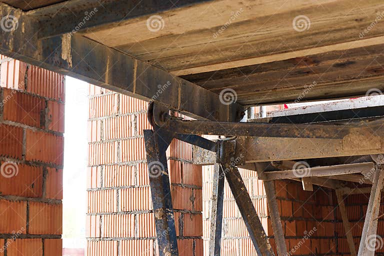 Reinforced Scaffolding For The Work Of Masons In The Construction Of