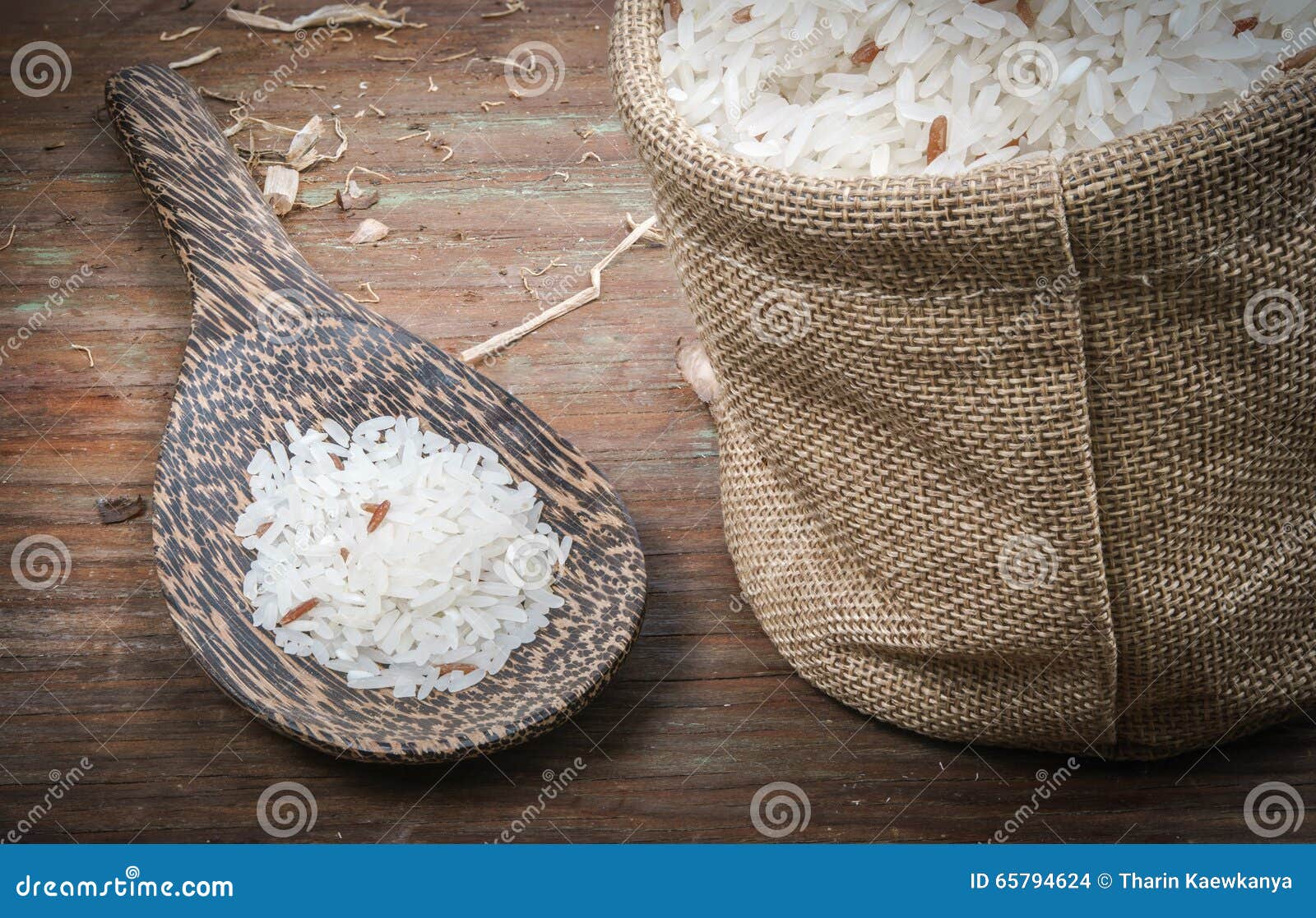 Reis im kleinen Sack stockfoto. Bild von reis, frech - 65794624