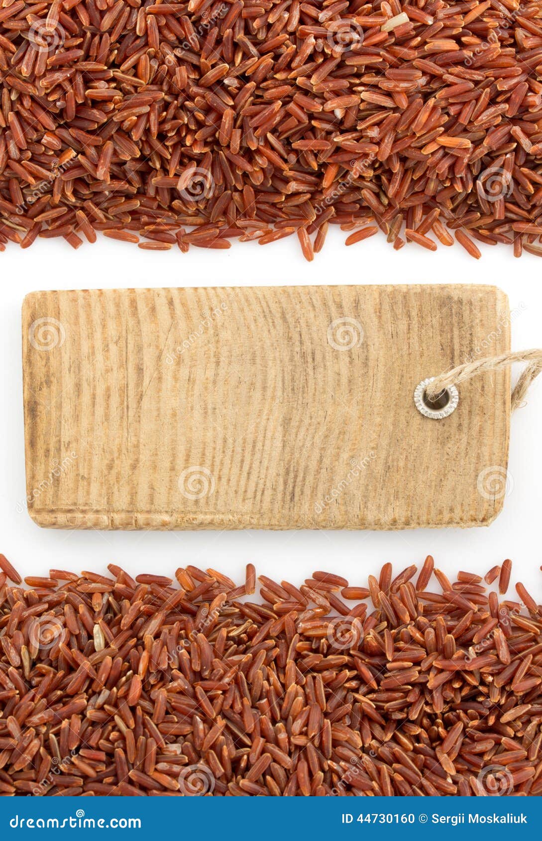 Reiskorn auf Weiß stockfoto. Bild von reis, braun, ernte - 44730160