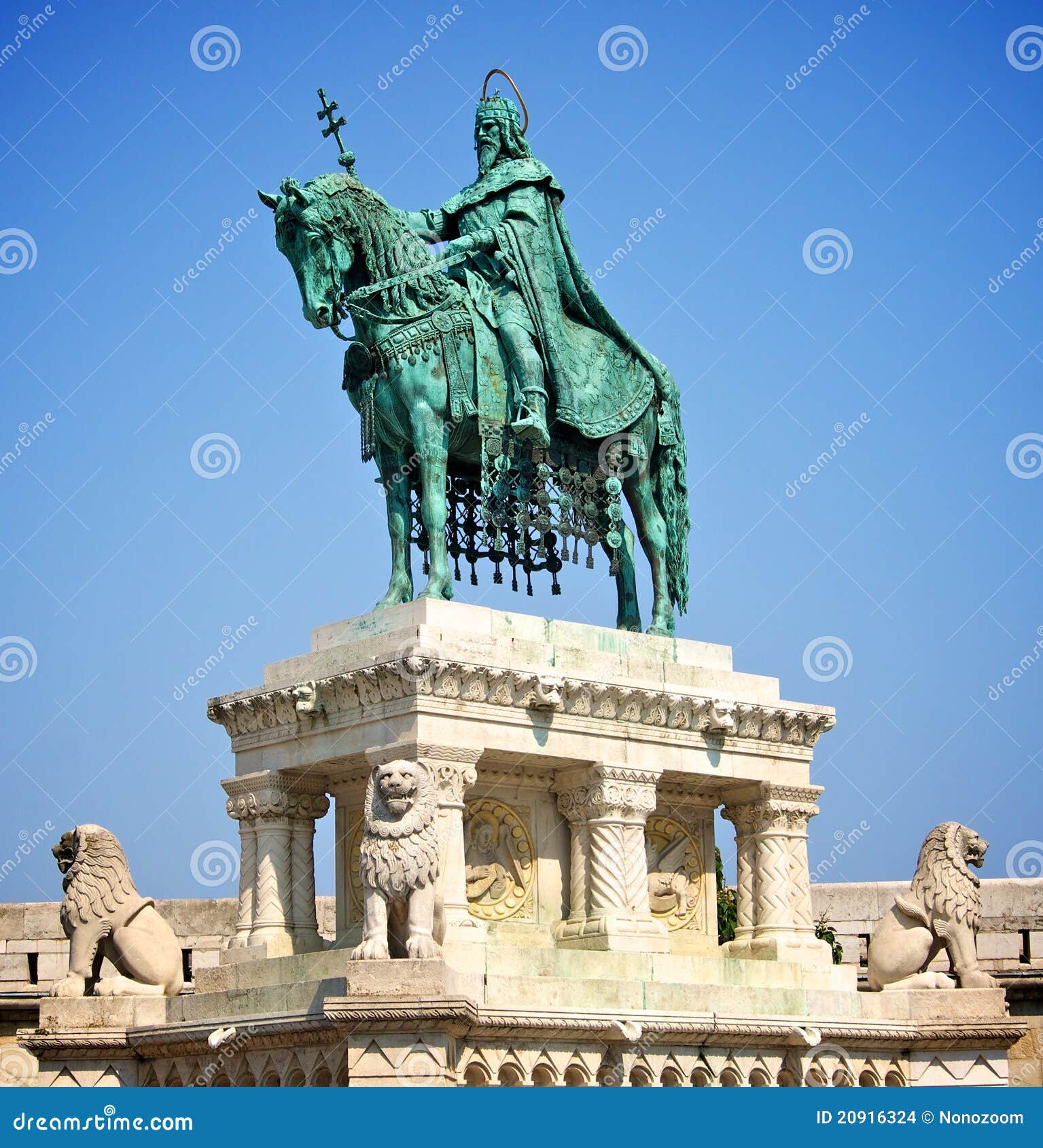 Reiterstatue stockfoto. Bild von pferd, stange, klinge - 20916324