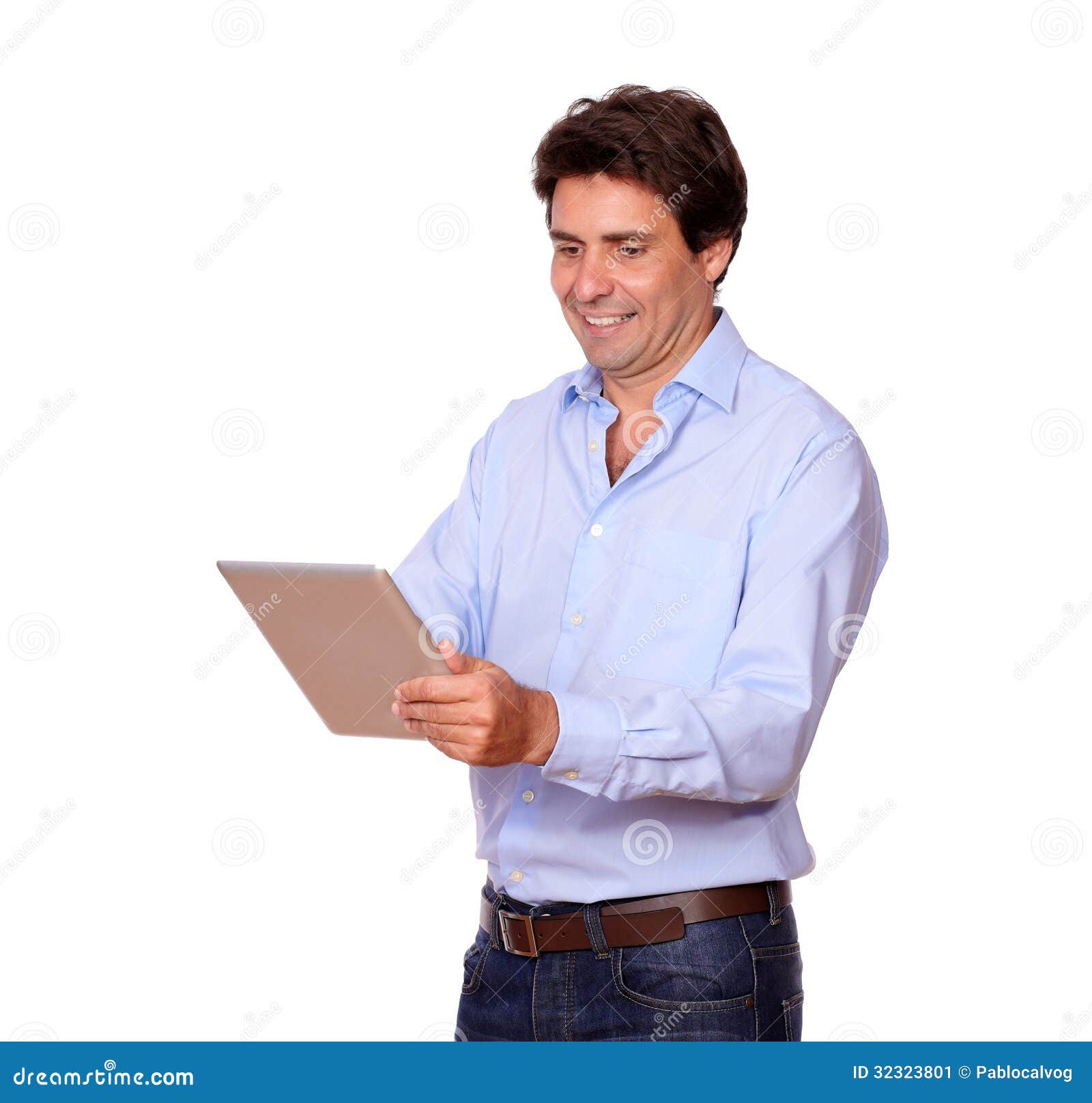 Reizend Erwachsener Mann, Der an Tabletten-PC Arbeitet Stockbild - Bild ...