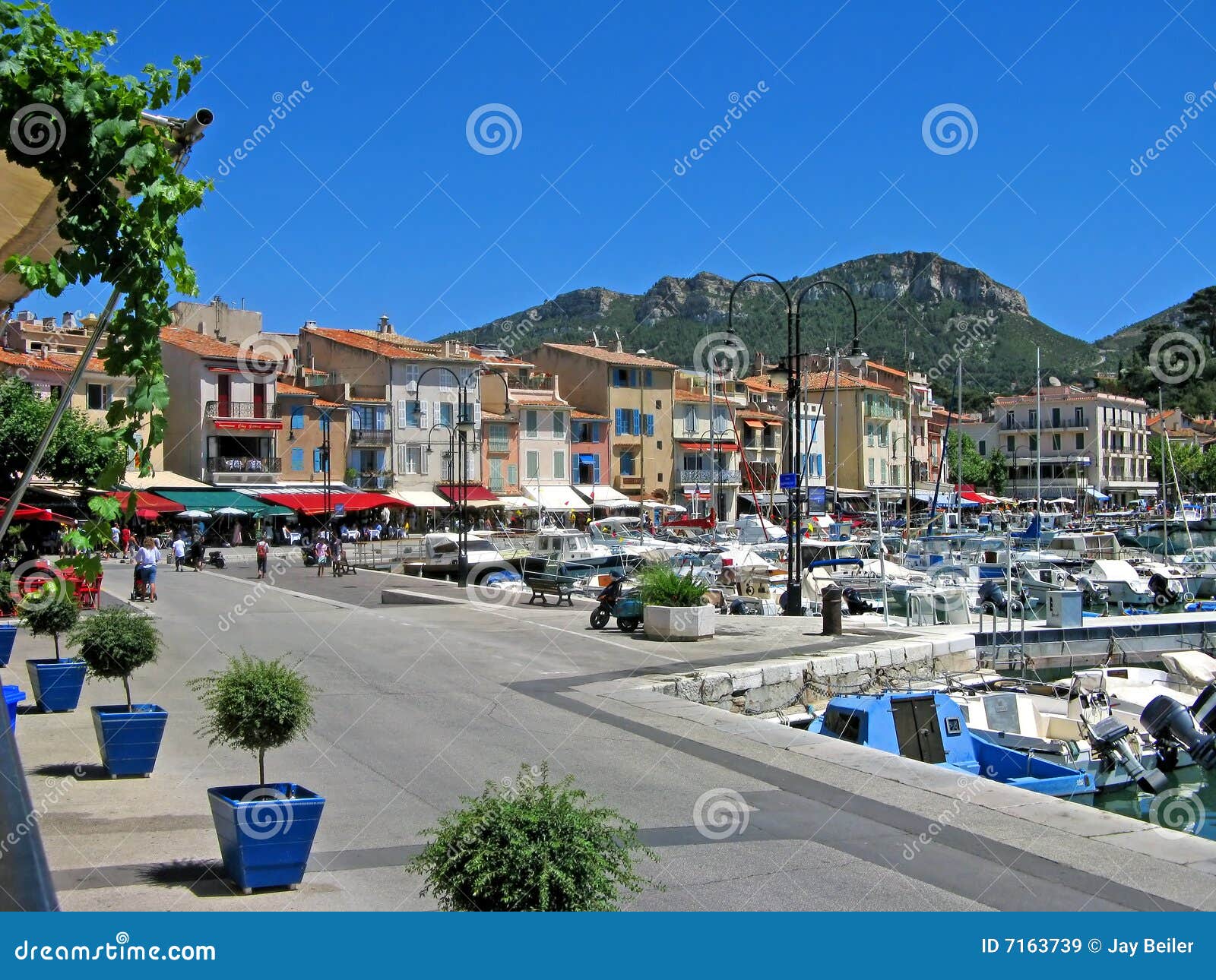 Reizendes Cassis, Frankreich Stockbild - Bild von riviera, blau: 7163739