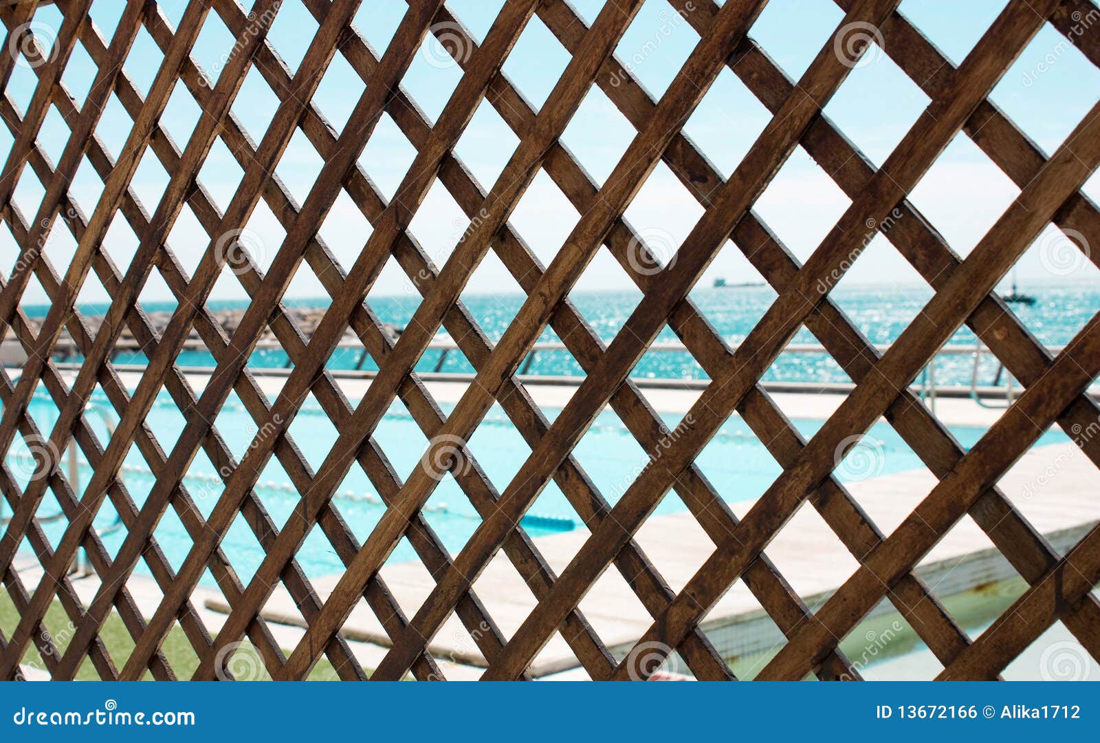 Reja de madera. foto de archivo. Imagen de fondo, cielo - 13672166