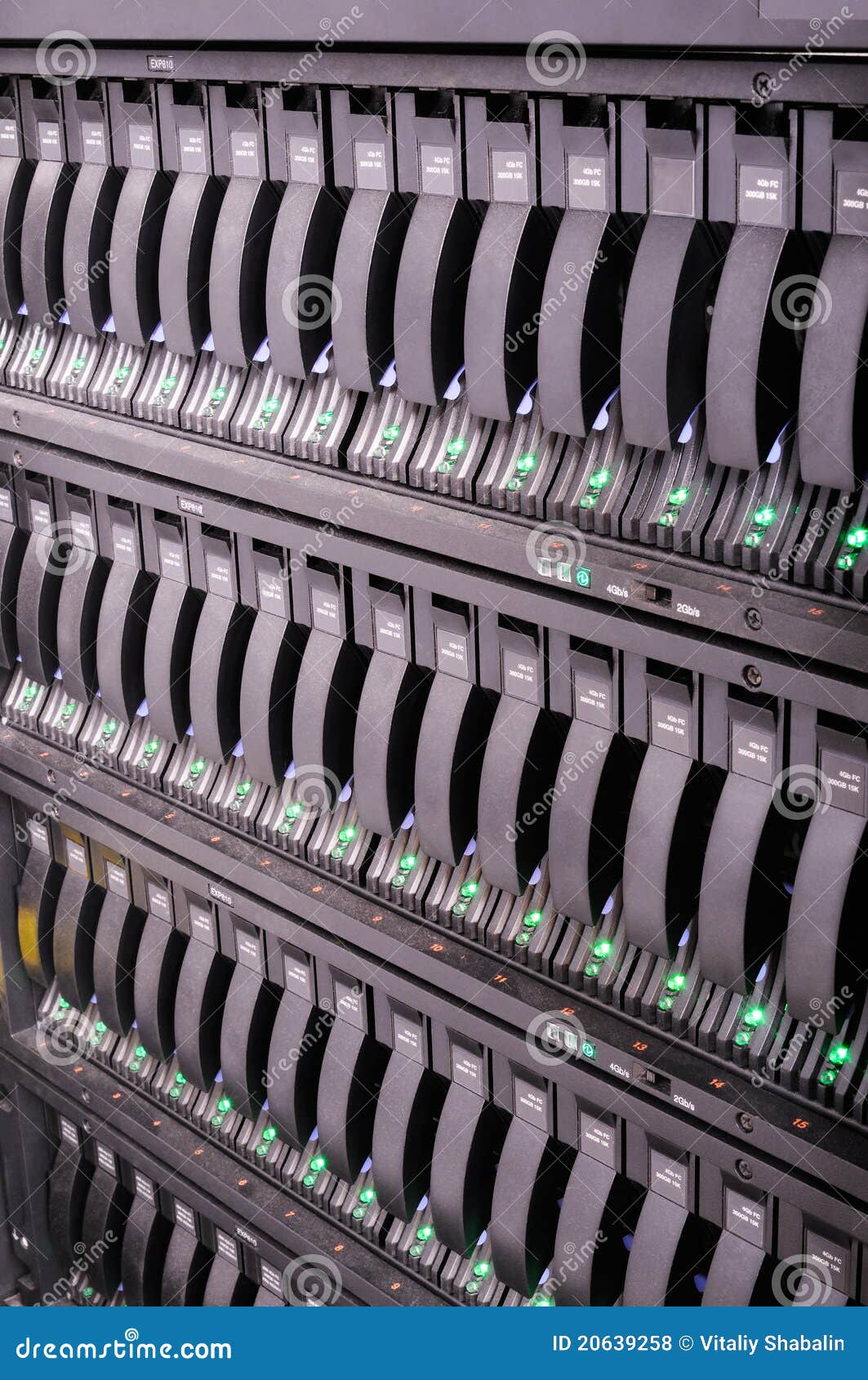 Rek Opgezette Servers En Opslag Stock Foto - Image of chassis ...