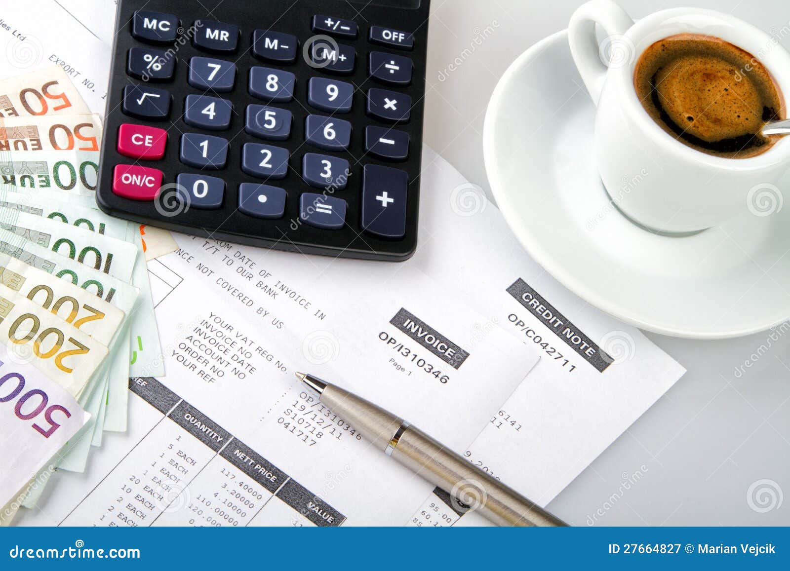 Rekening en creditnota stock afbeelding. Image of bank - 27664827