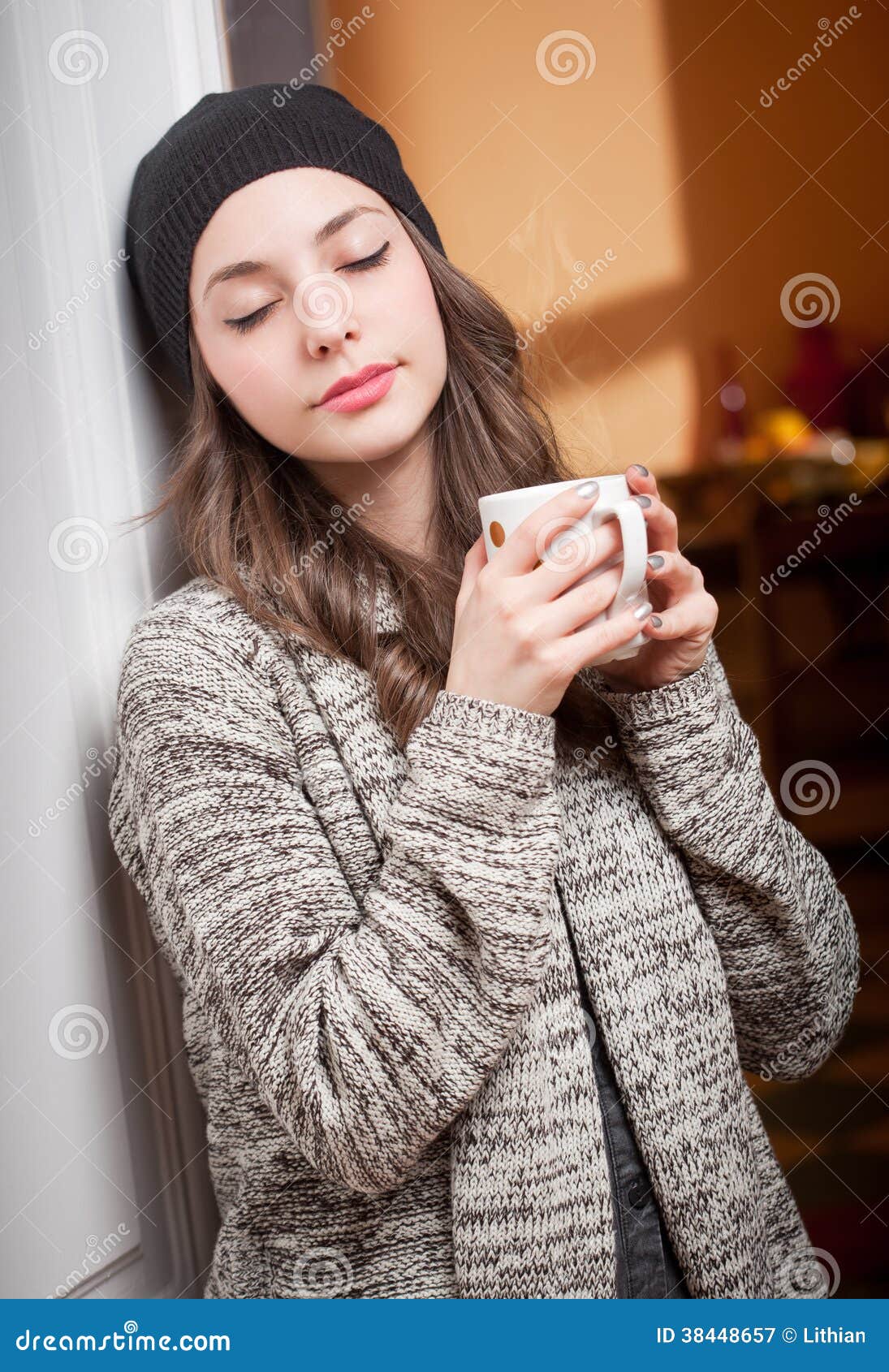 Relajado soñador. imagen de archivo. Imagen de punteado - 38448657