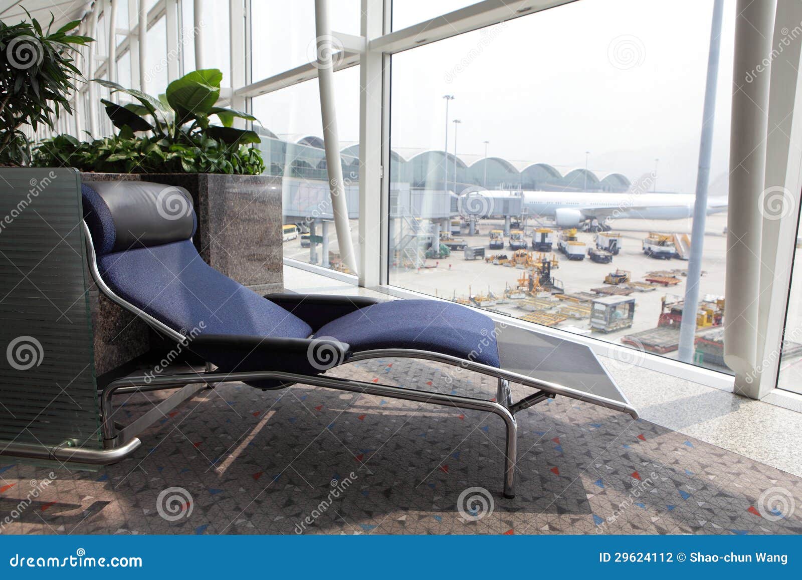 Relax Deck Chair at Airport Stock Photo - Image of deck, airplane: 29624112