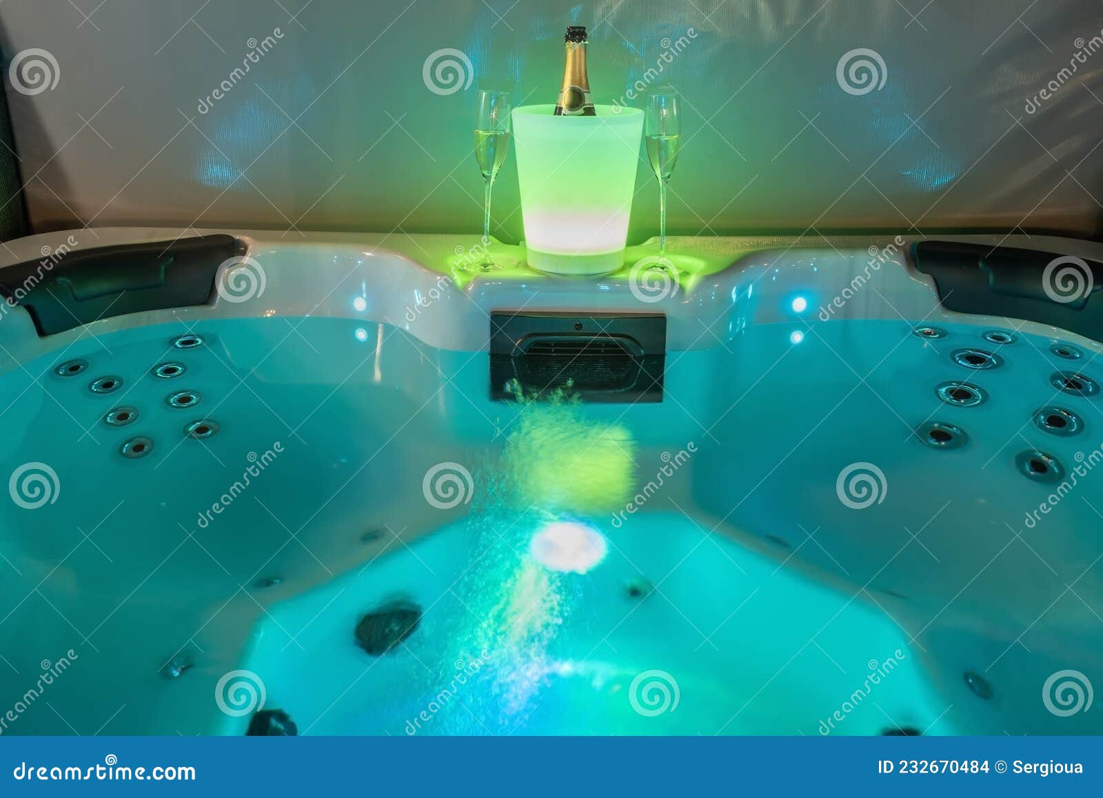 Relax Romantic Dinner With Champagne In A Luxury Jacuzzi Bath For