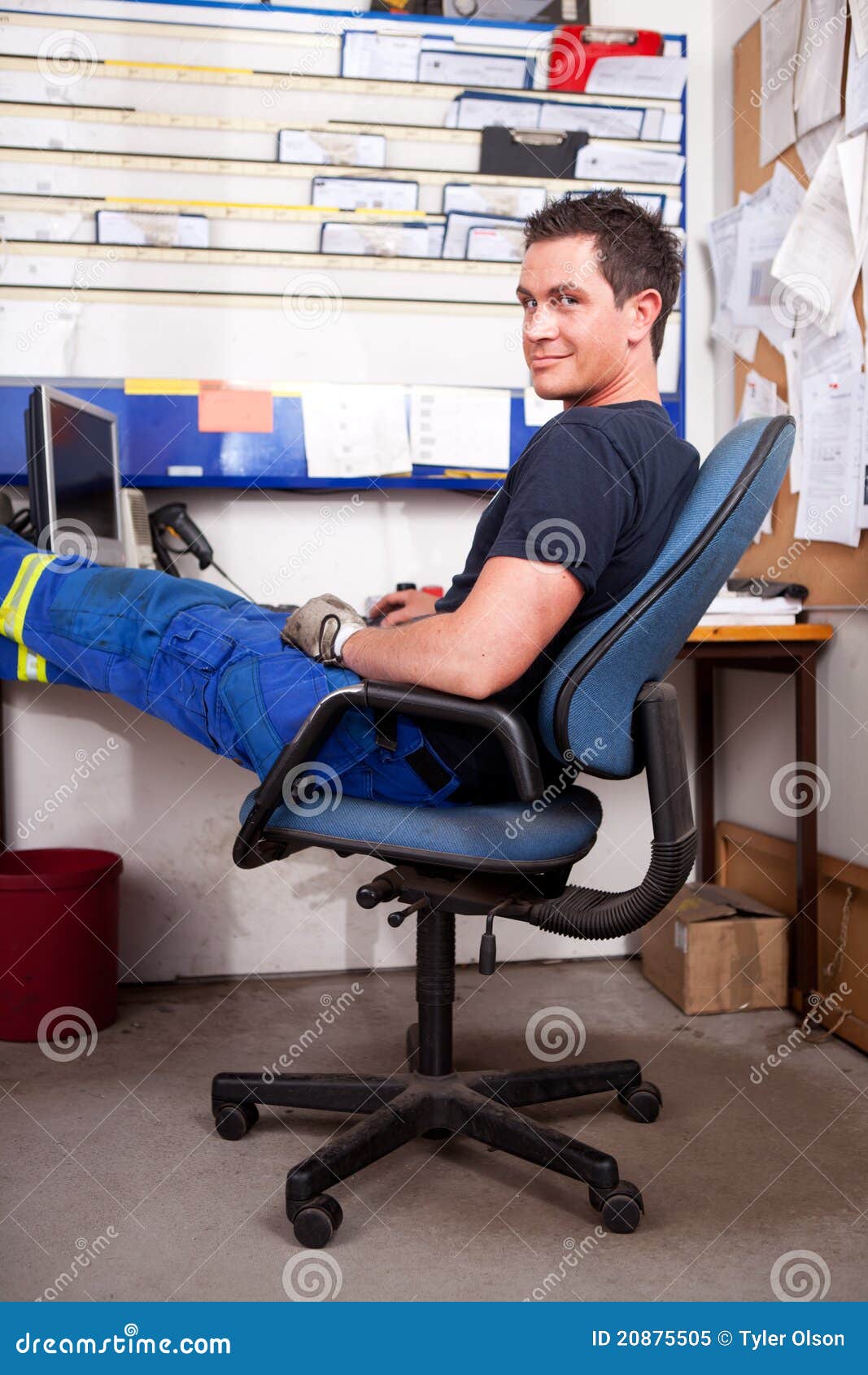 Relaxed Auto Mechanic stock image. Image of automobile - 20875505