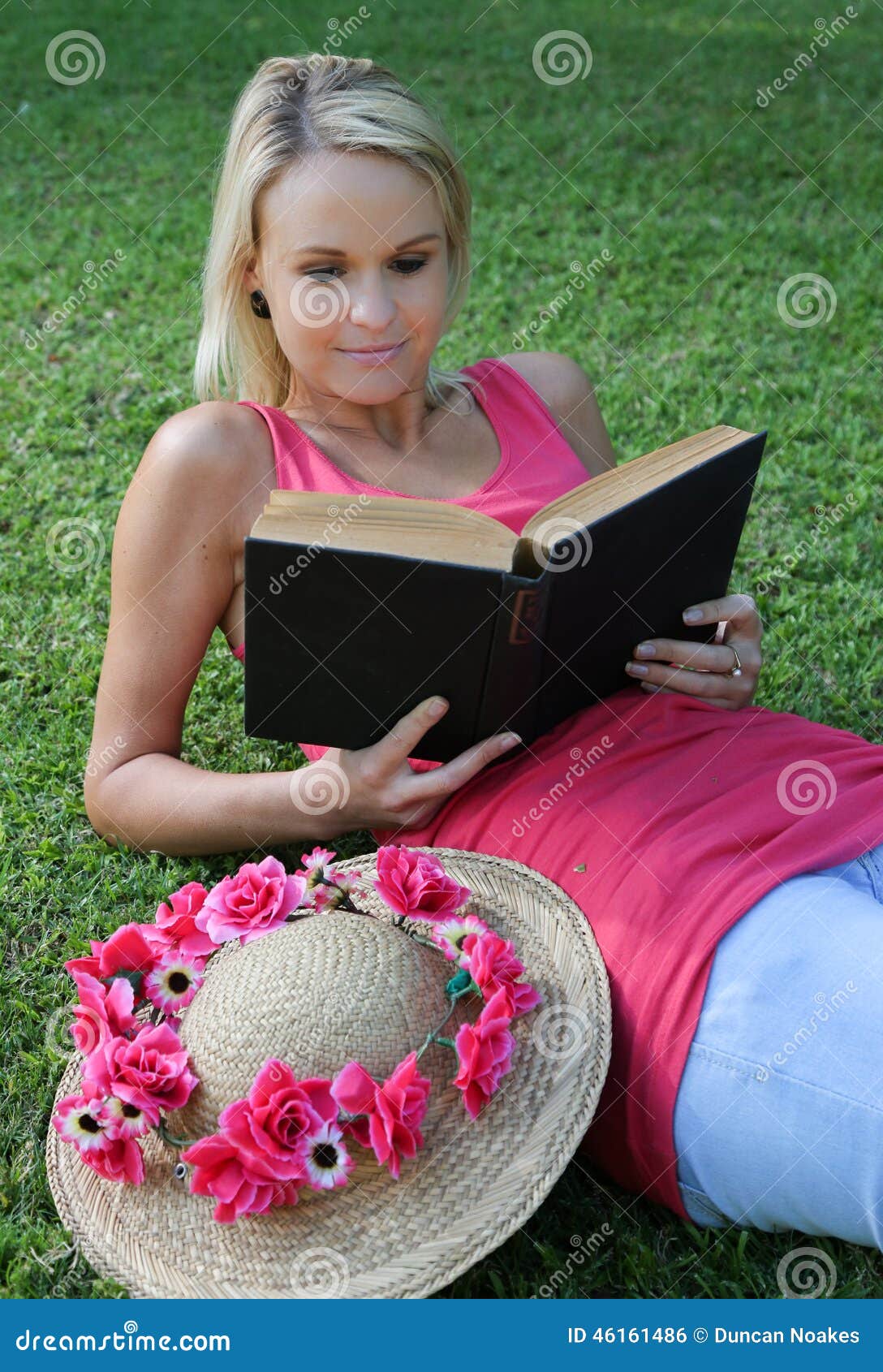 Relaxed Book Reader Otdoors Stock Photo - Image of girl, studying: 46161486