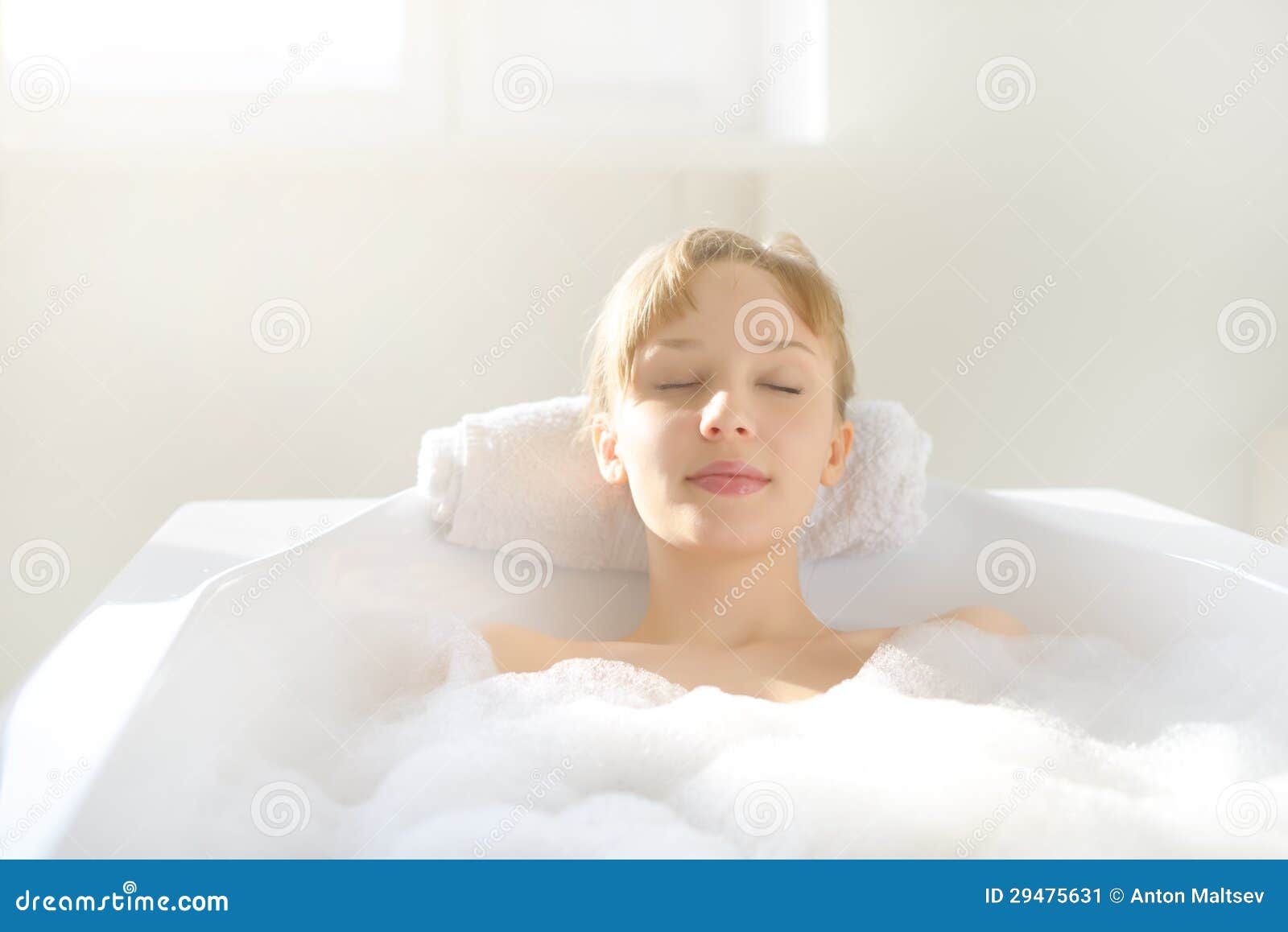 Relaxing in bath stock image. Image of care, bathe, enjoy - 29475631