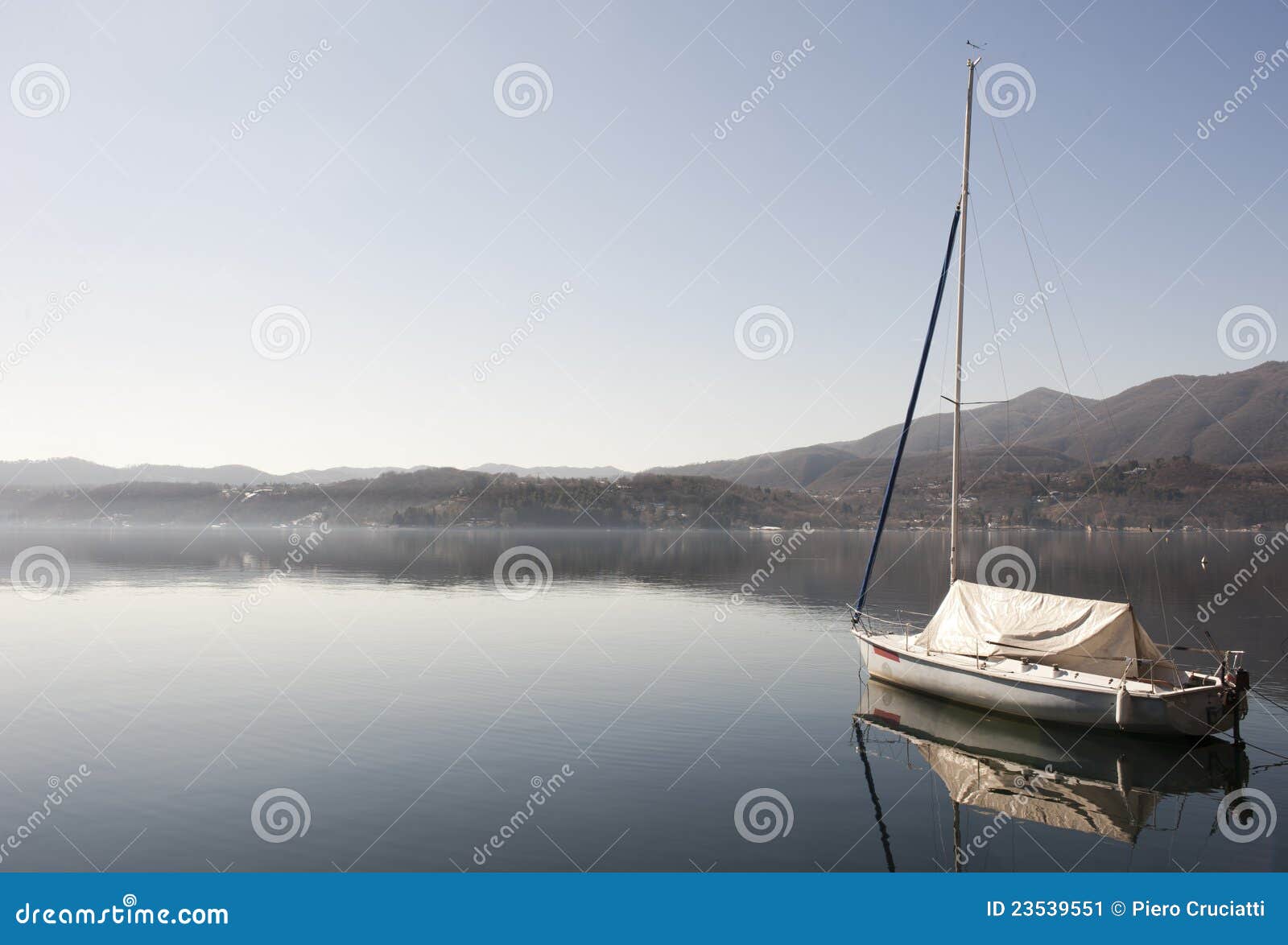 Relaxing lake panorama stock image. Image of boat, como - 23539551