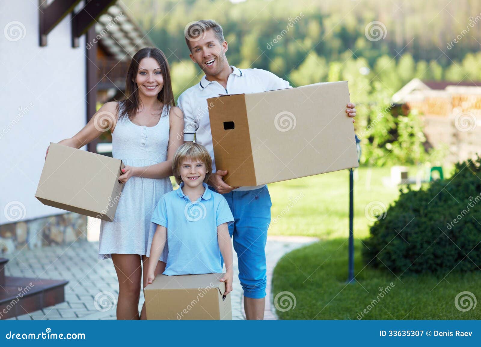 Relocation stock image. Image of adult, offspring, casual - 33635307