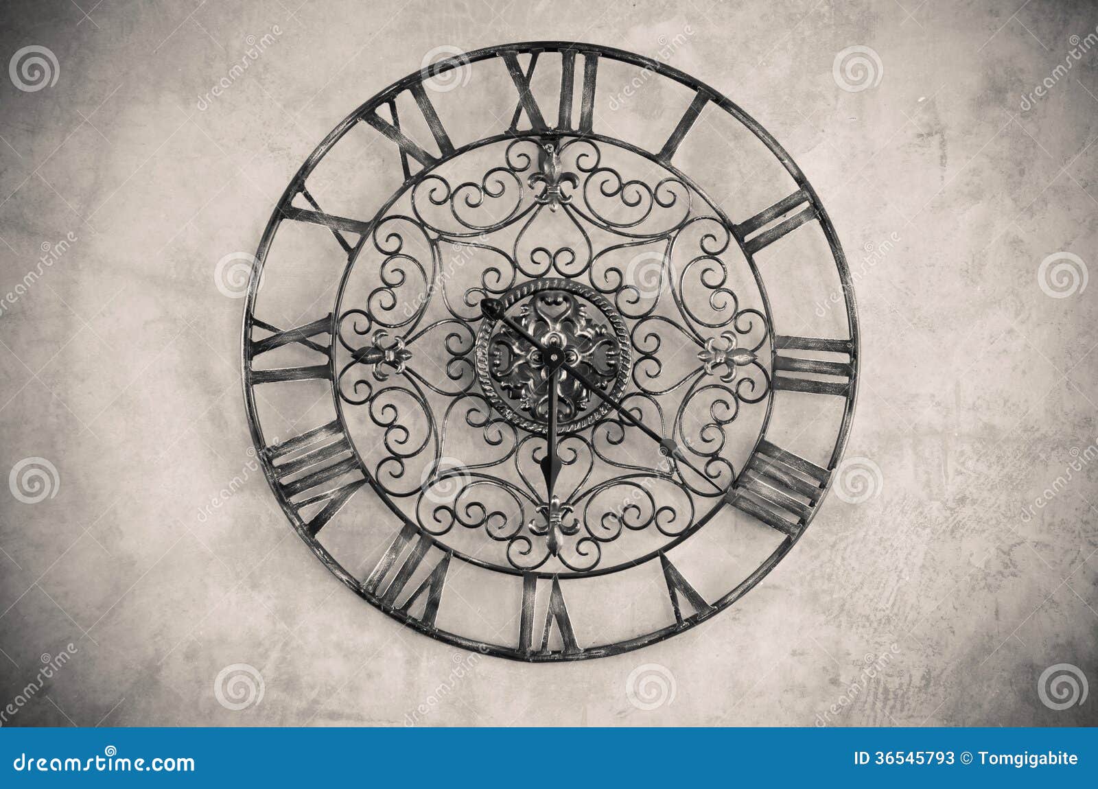Reloj Con Los Números Romanos Imagen de archivo - Imagen de cara ...