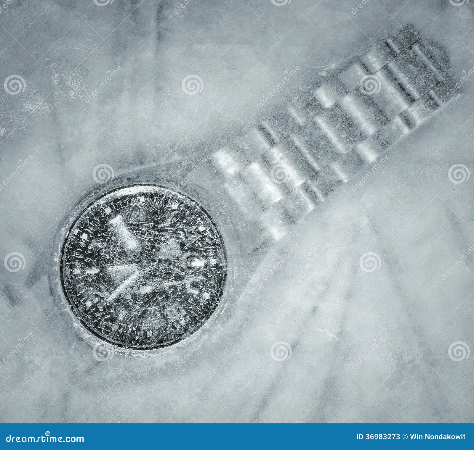 Reloj congelado imagen de archivo. Imagen de hielo, extremo - 36983273