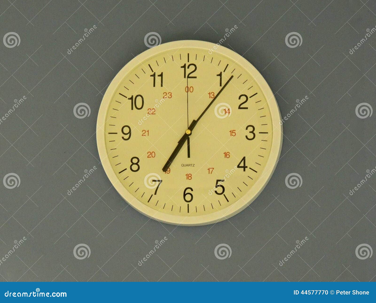 Reloj De La Oficina En 7 05 Foto de archivo - Imagen de segundo ...