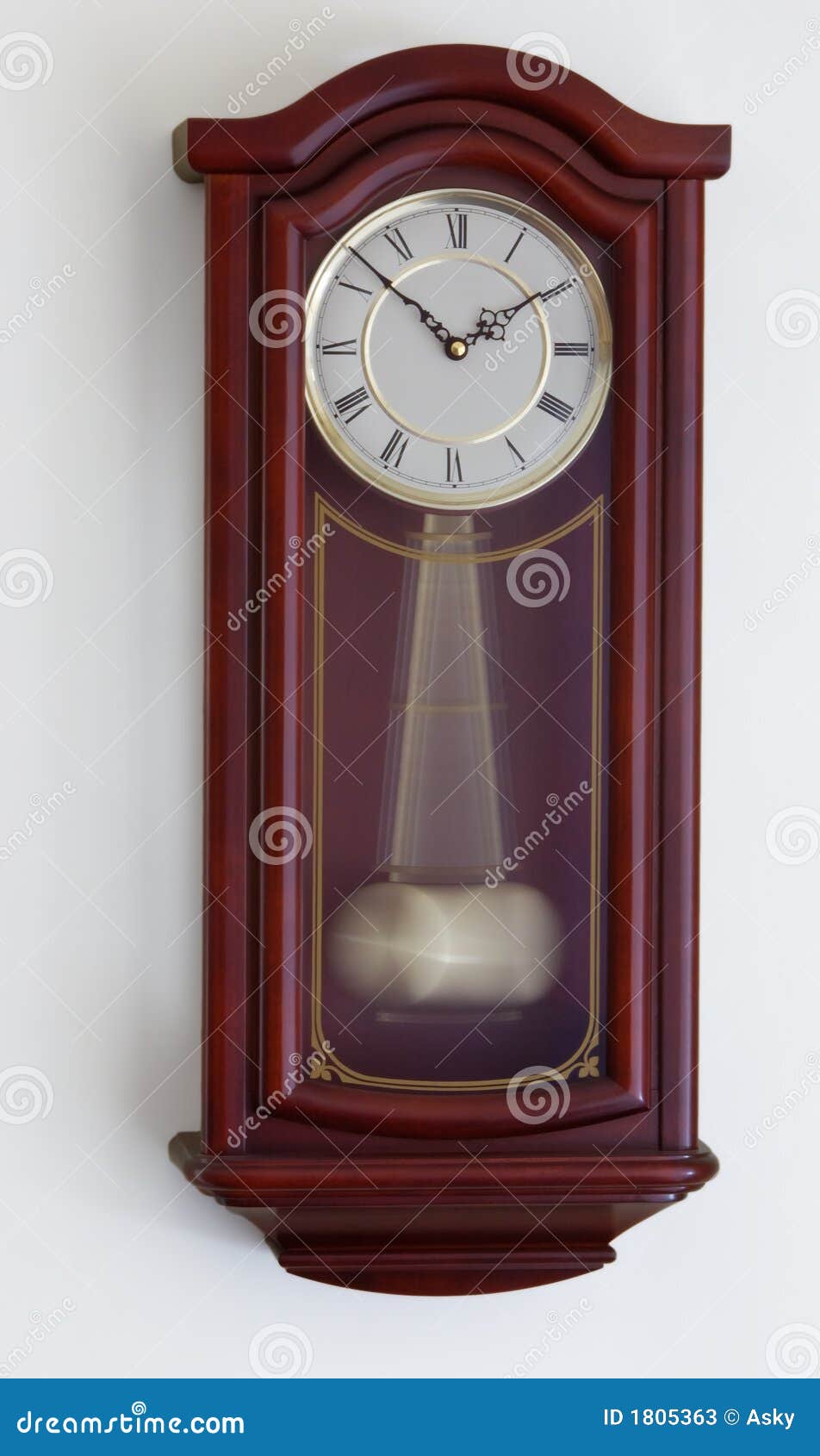 Reloj de péndulo imagen de archivo. Imagen de temprano - 1805363