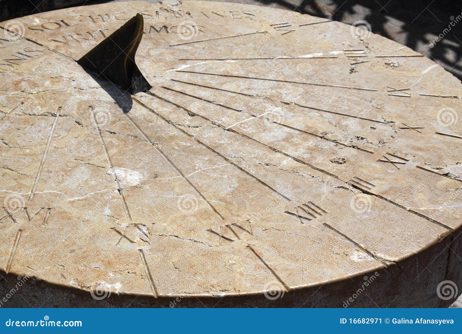 Reloj de sol imagen de archivo. Imagen de pasado, hora - 16682971